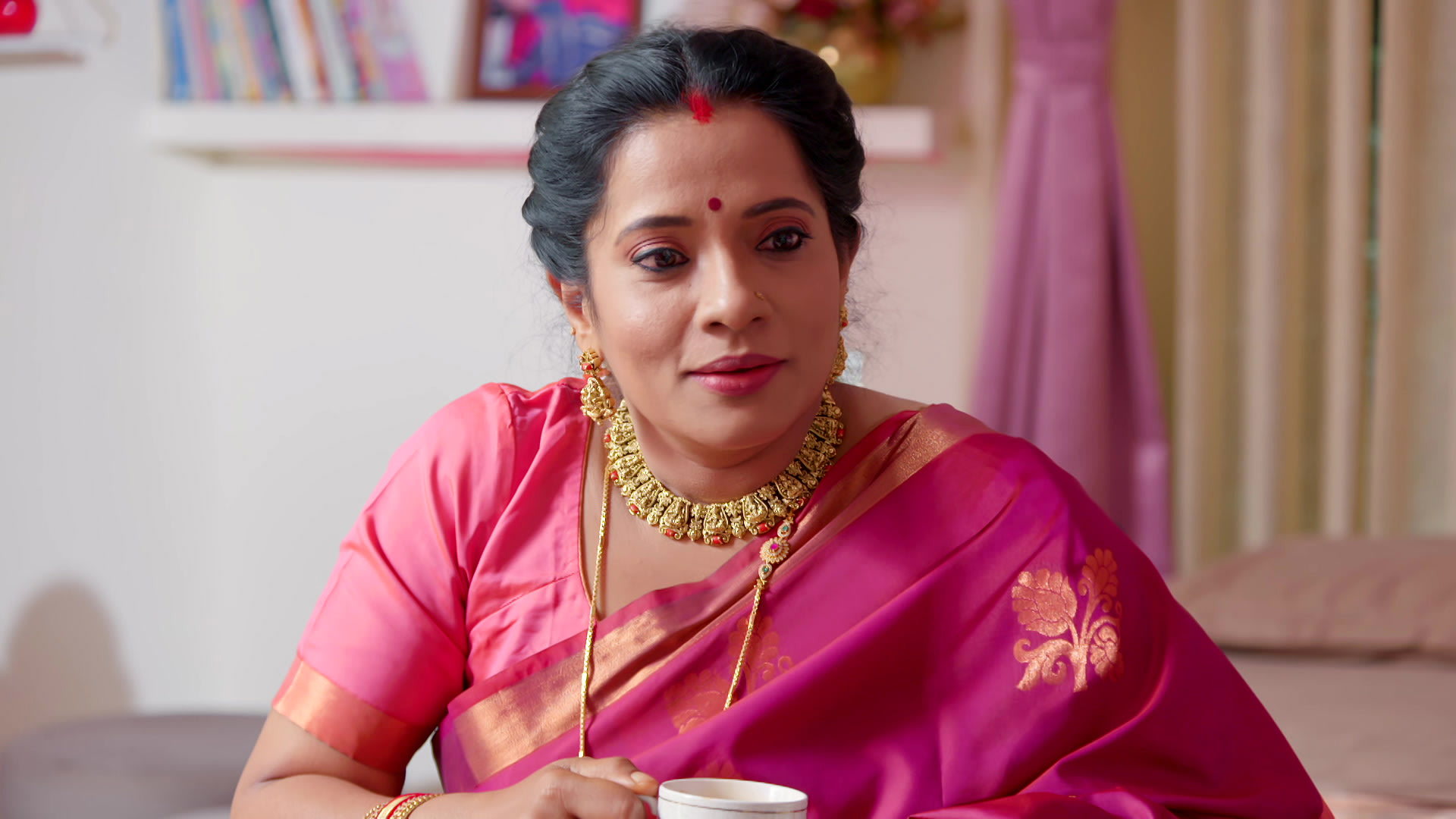 Watch Sharade S1 Episode 123 on JioHotstar