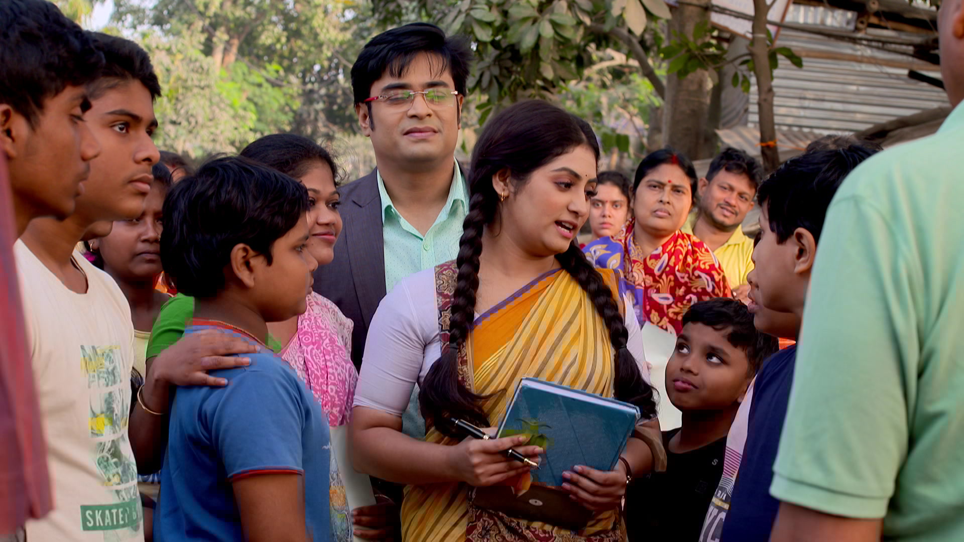 Watch Bangla Medium S1 Episode 30 on JioHotstar