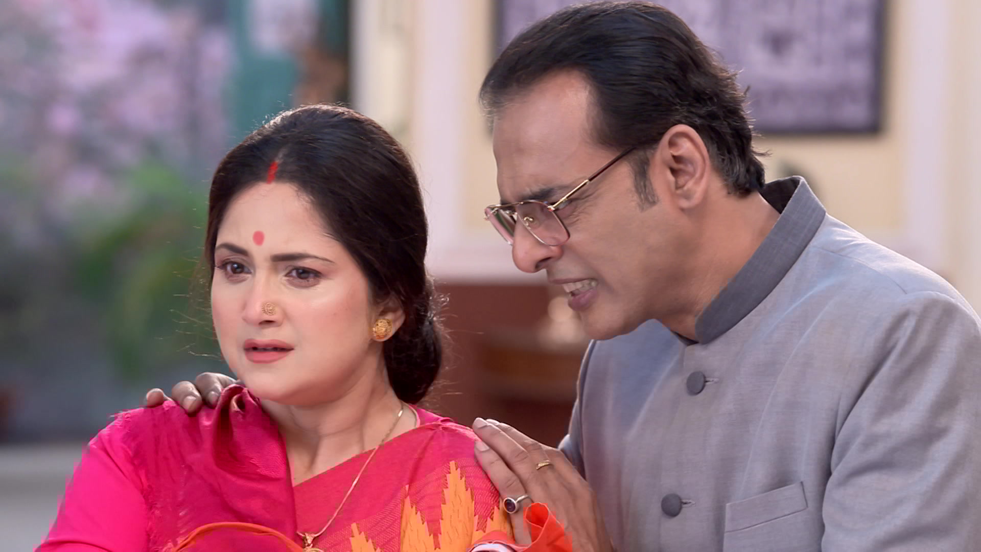 Watch Dui Shalik S1 Episode 23 on JioHotstar