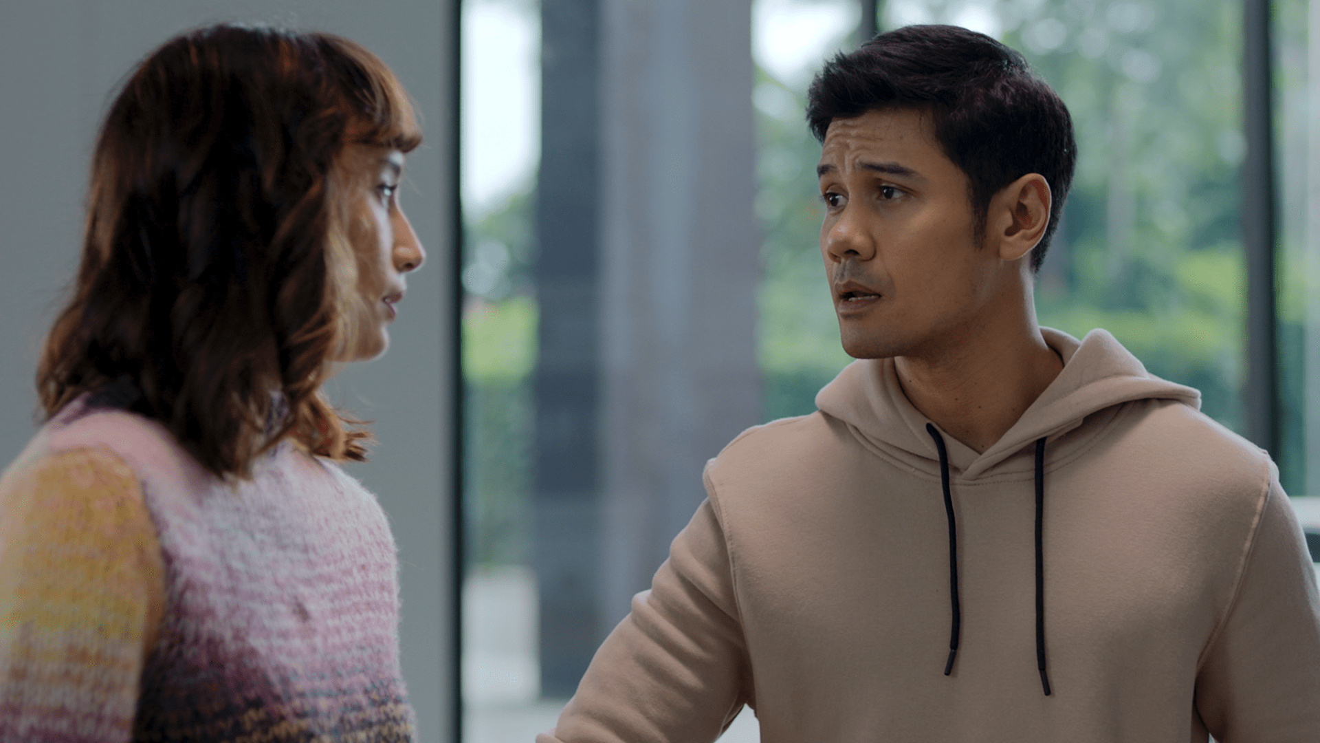 Between Two Hearts - Disney+