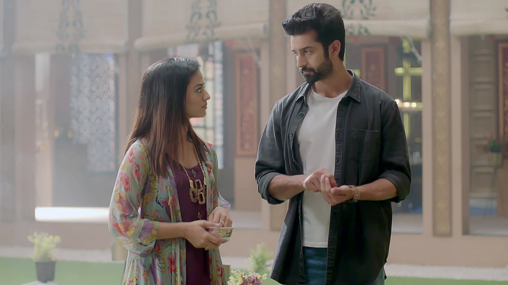 Stream Zaroon Seeks Saltanat's Help Season 1 Episode 21 – Zaroon Seeks ...