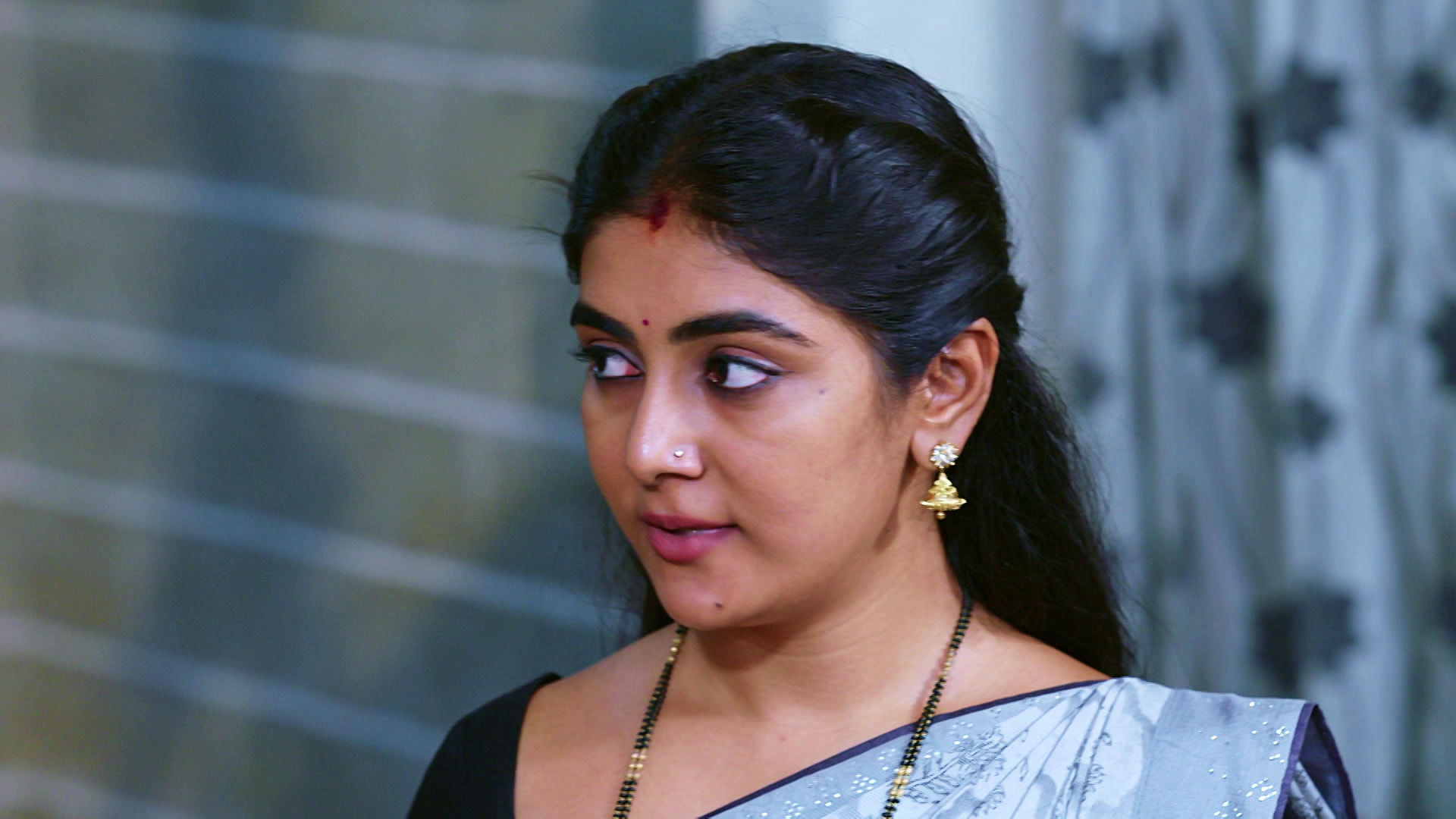 Watch Aase Episode 571 on JioHotstar