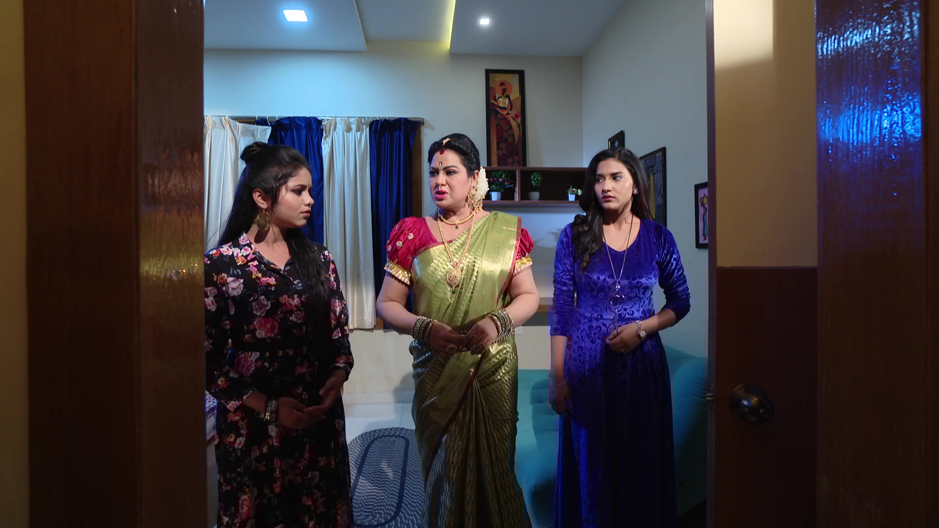 Watch Bangarada Panjara S1 Episode 110 on JioHotstar