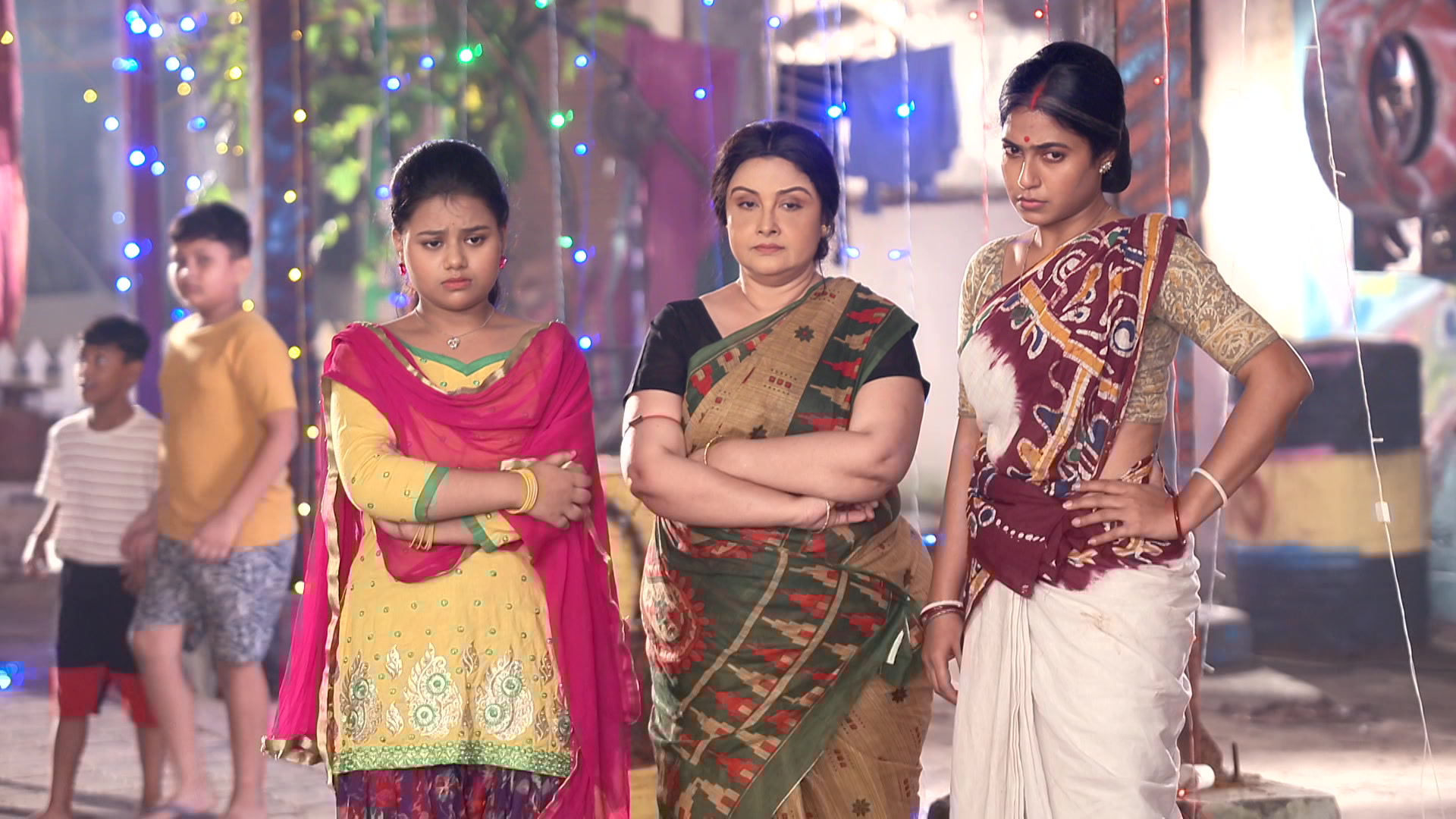 Watch Dui Shalik S1 Episode 35 on JioHotstar