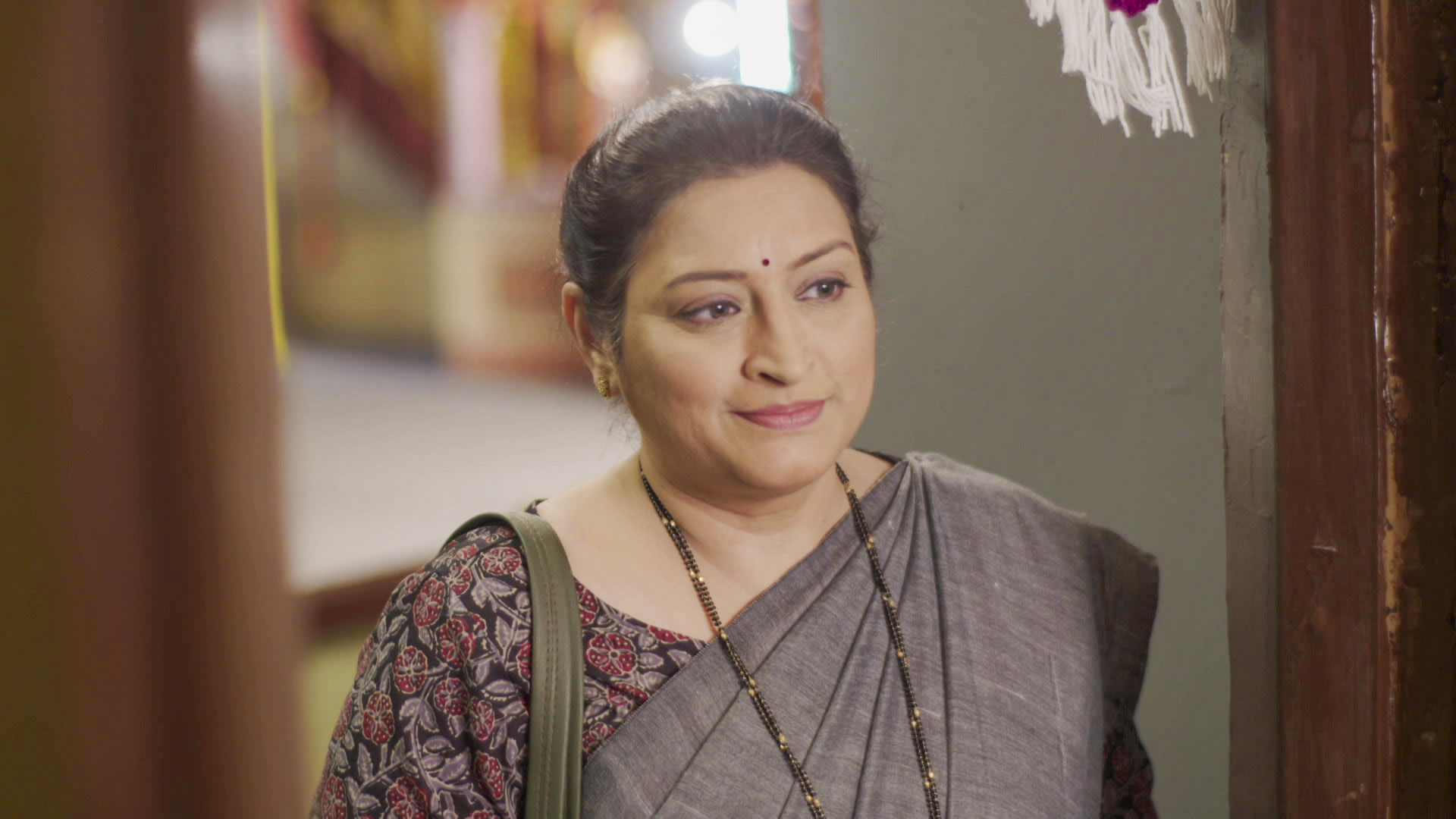 Watch Aboli Episode 1035 on JioHotstar