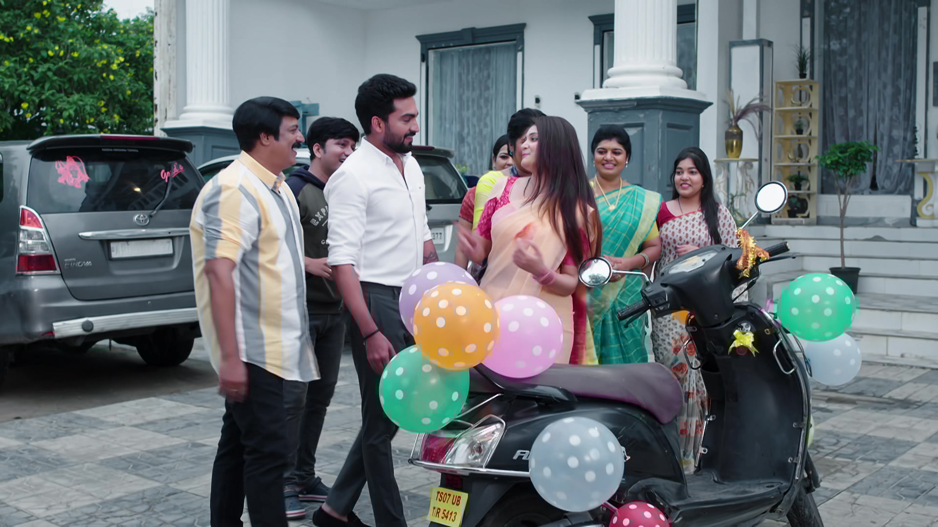 Watch Krishna Mukunda Murari S1 Episode 214 on JioHotstar