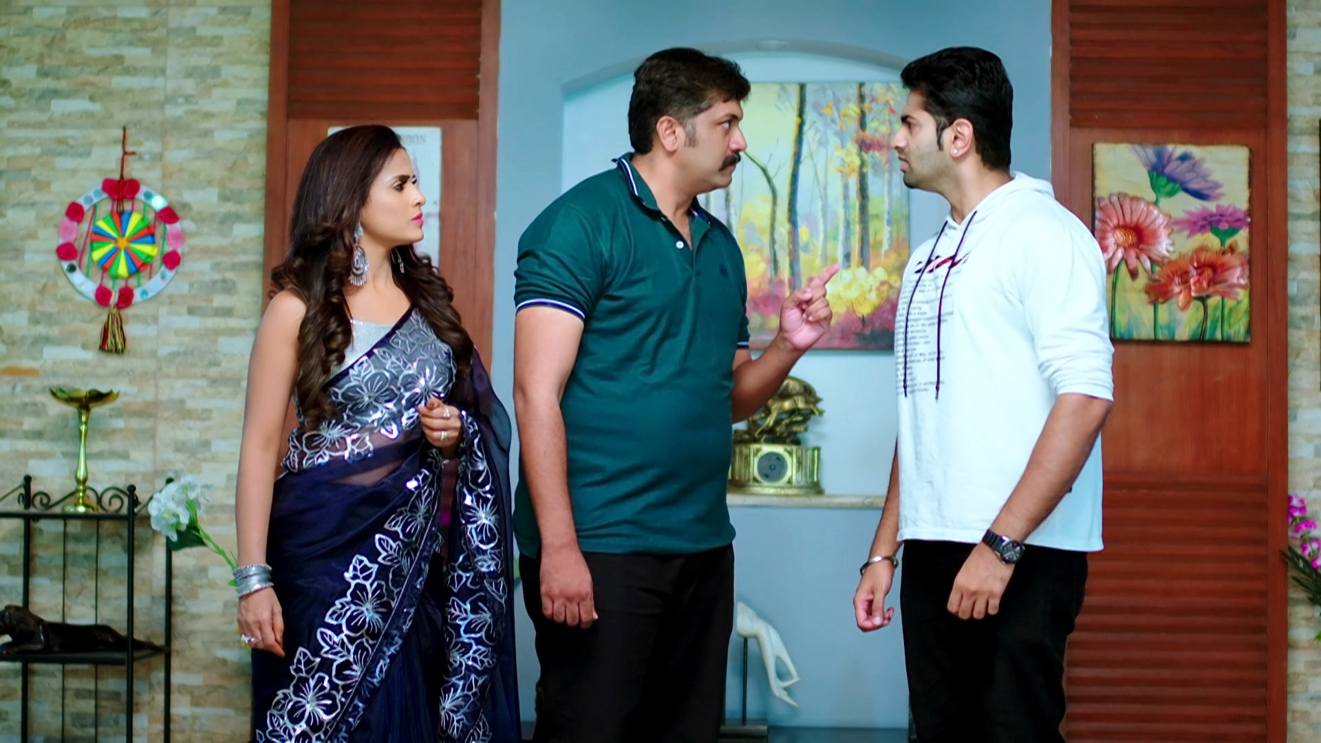 Watch Intinti Gruhalakshmi S1 Episode 411 on JioHotstar