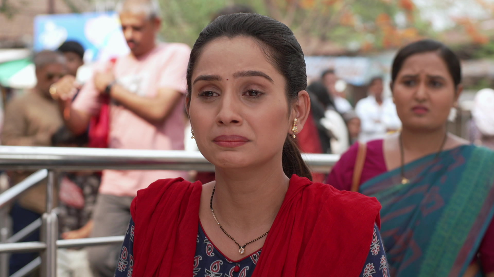Watch Man Dhaga Dhaga Jodte Nava S1 Episode 15 on JioHotstar