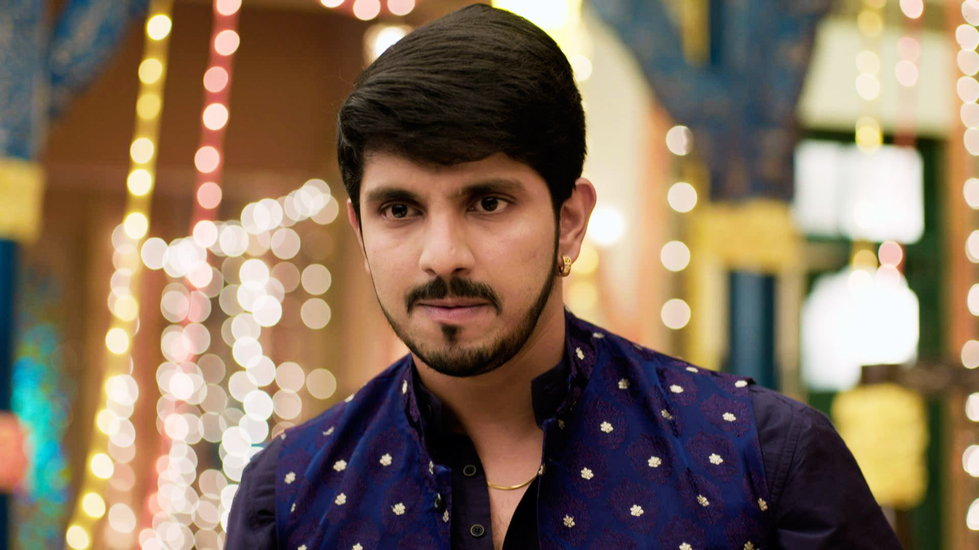 Watch Pandya Store S1 Episode 569 on JioHotstar