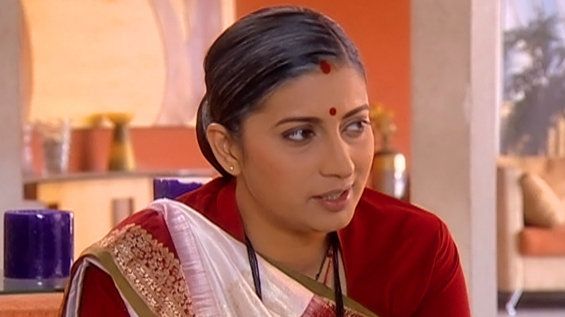 Watch a clip from E354 - Tulsi Takes a Decision on Hotstar