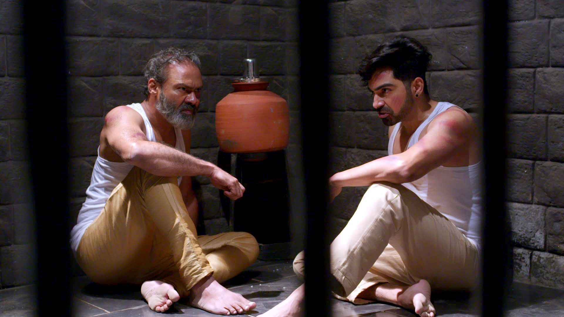 Stream ghum-hai-kisikey-pyaar-meiin Online | Watcho