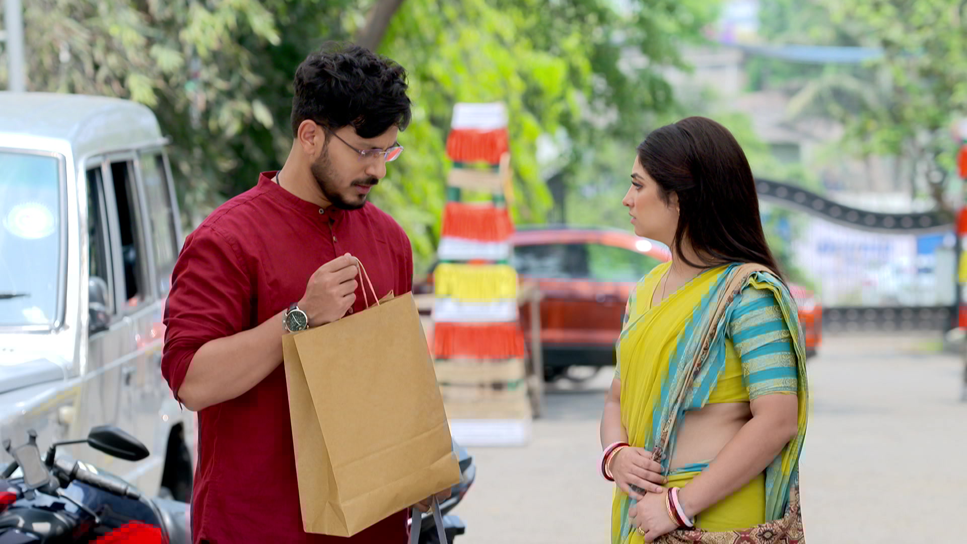 Watch Bangla Medium Episode 108 on JioHotstar