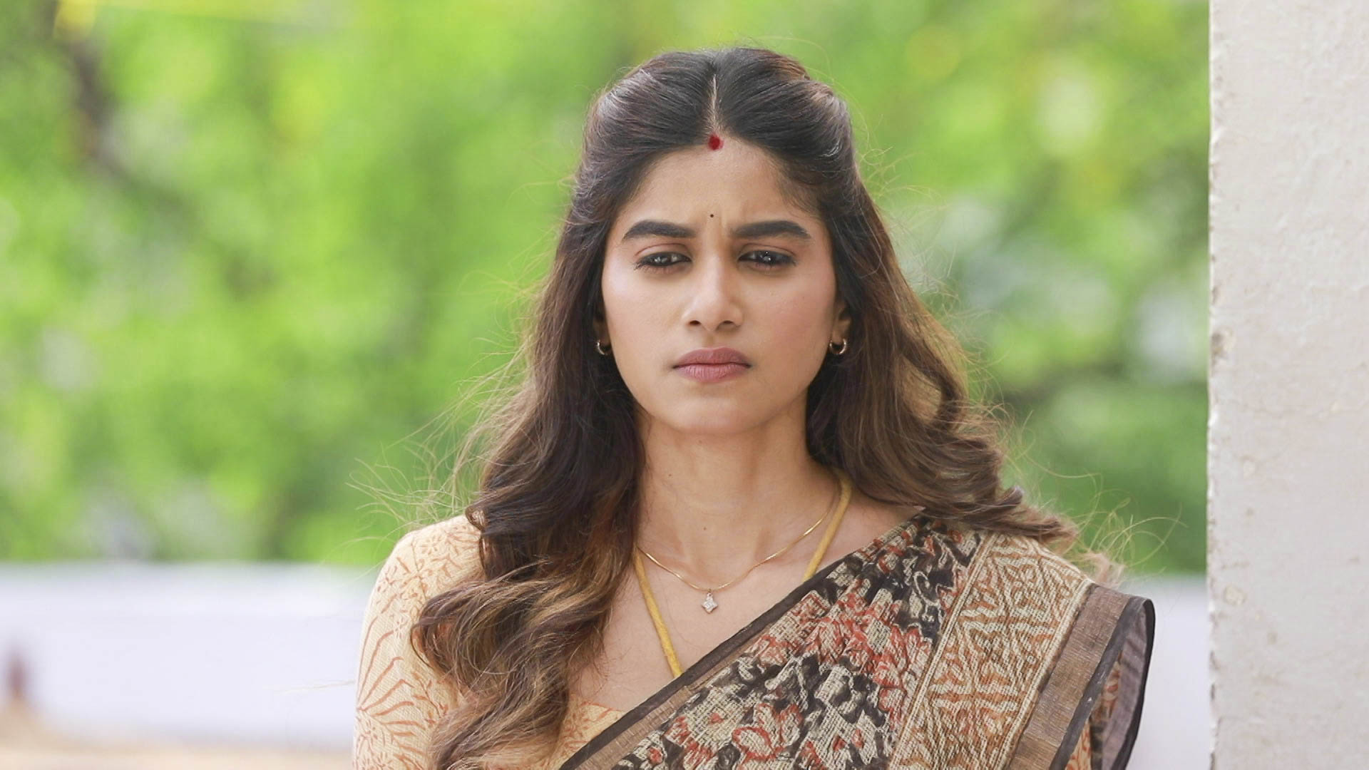 Watch Mahanadhi S1 Episode 575 on JioHotstar