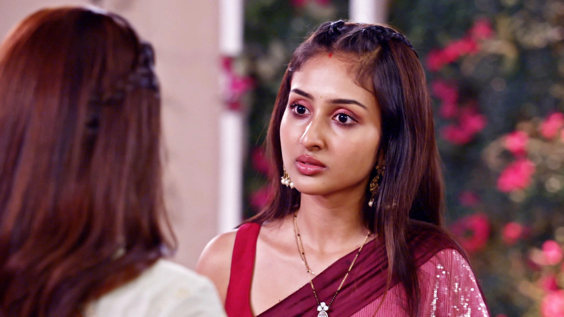 Watch Parineetii Episode 1069 on JioHotstar