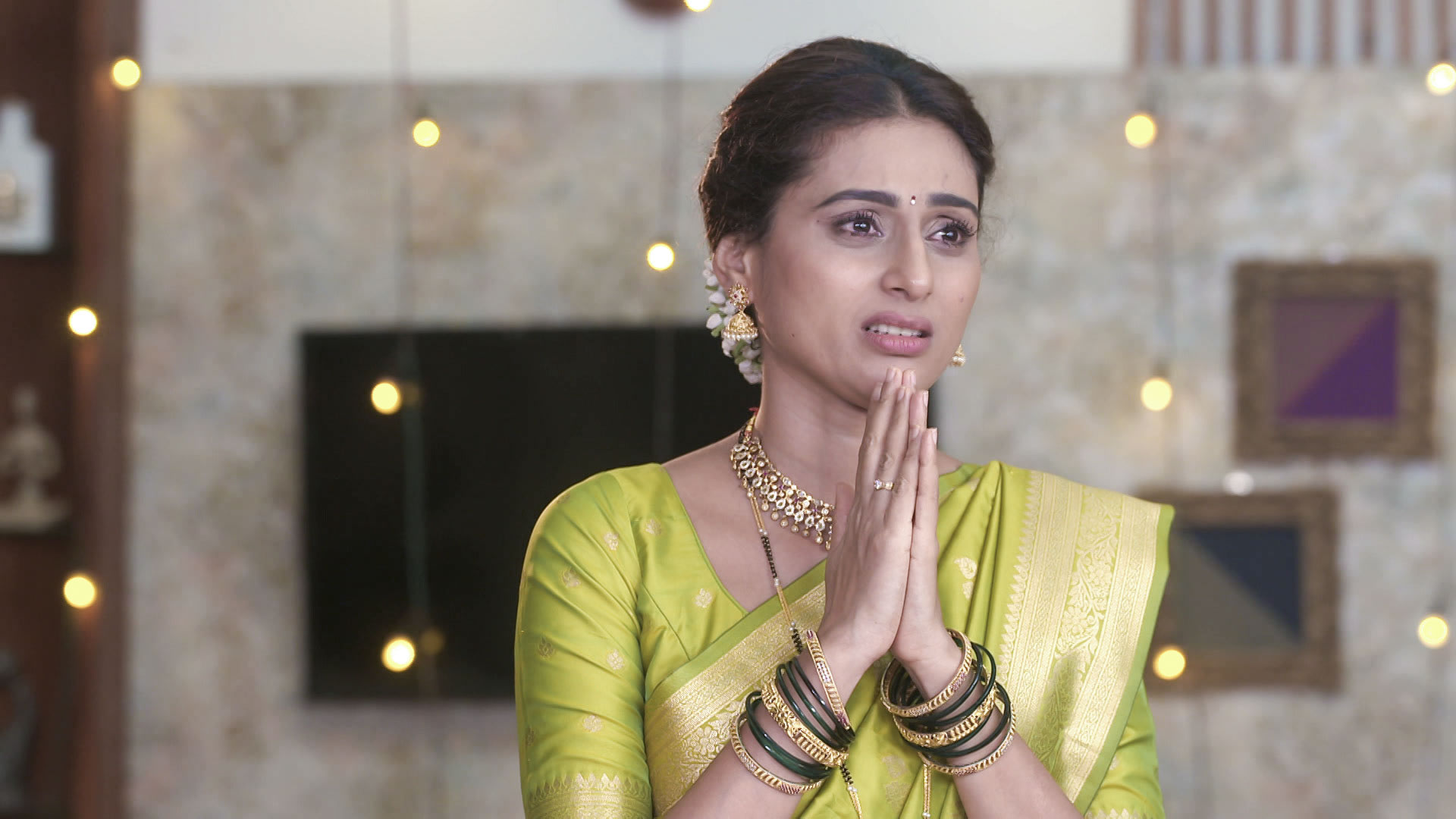 Watch Gharo Ghari Maatichya Chuli S1 Episode 400 on JioHotstar