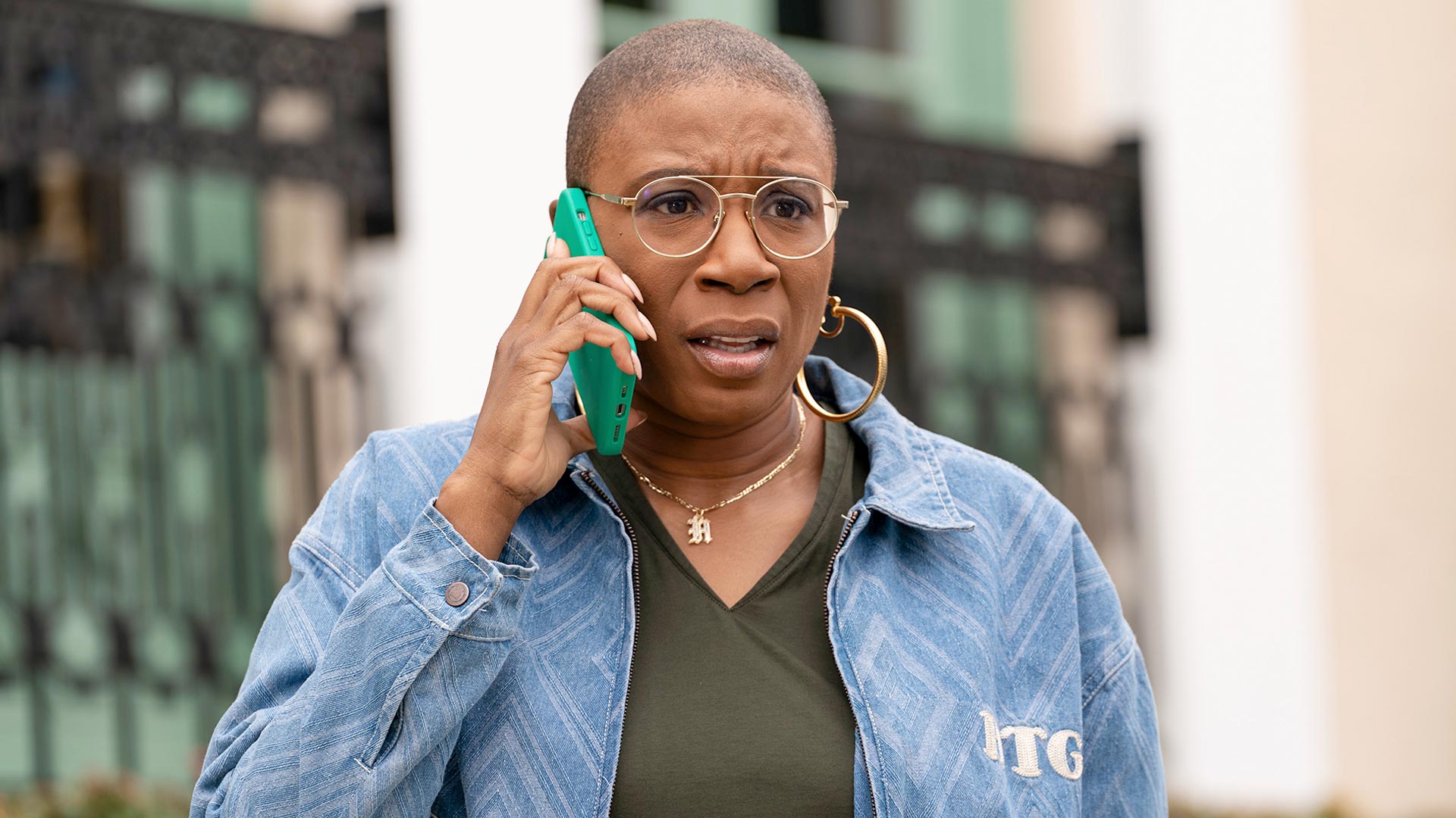 Nonton All Fall Down Season 7 Episode 10 - All Fall Down di Disney+