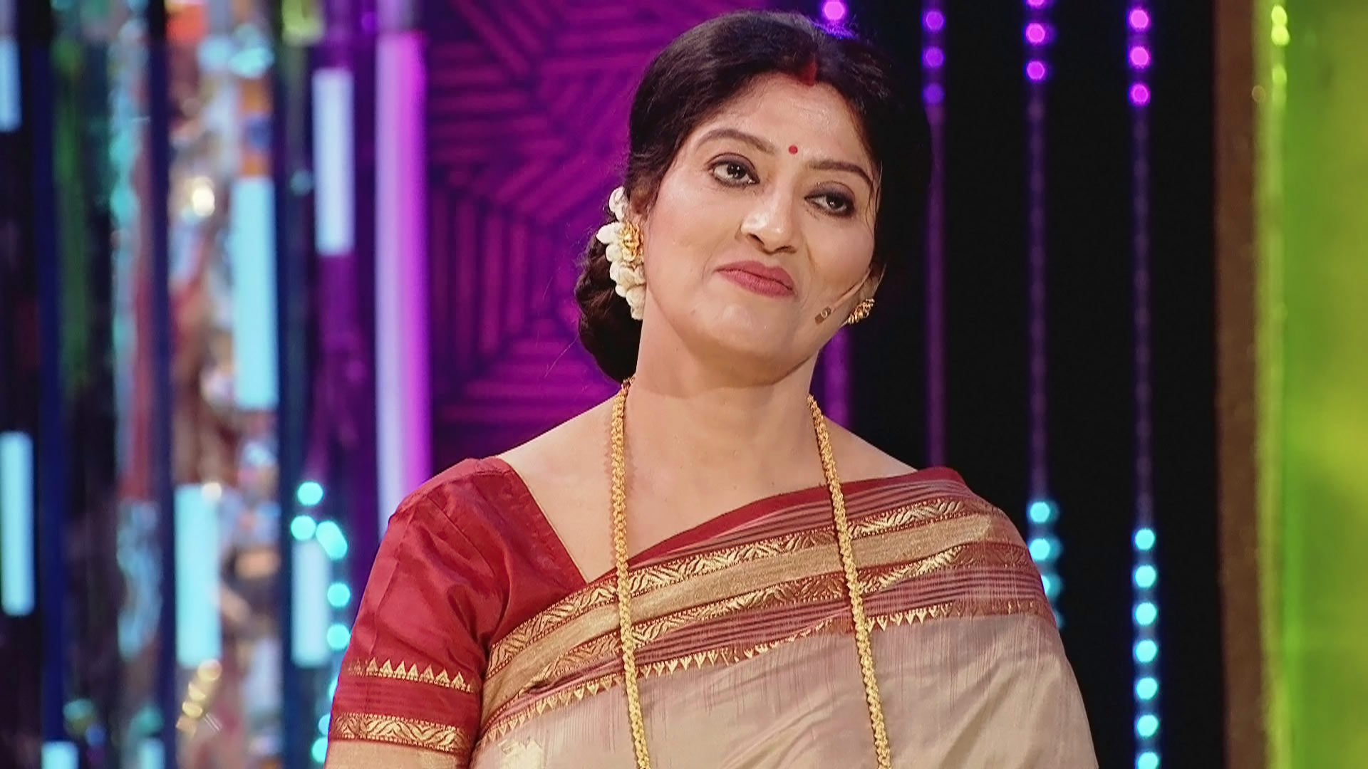 Watch Tale of Suchandra's Ancestral Idol Online