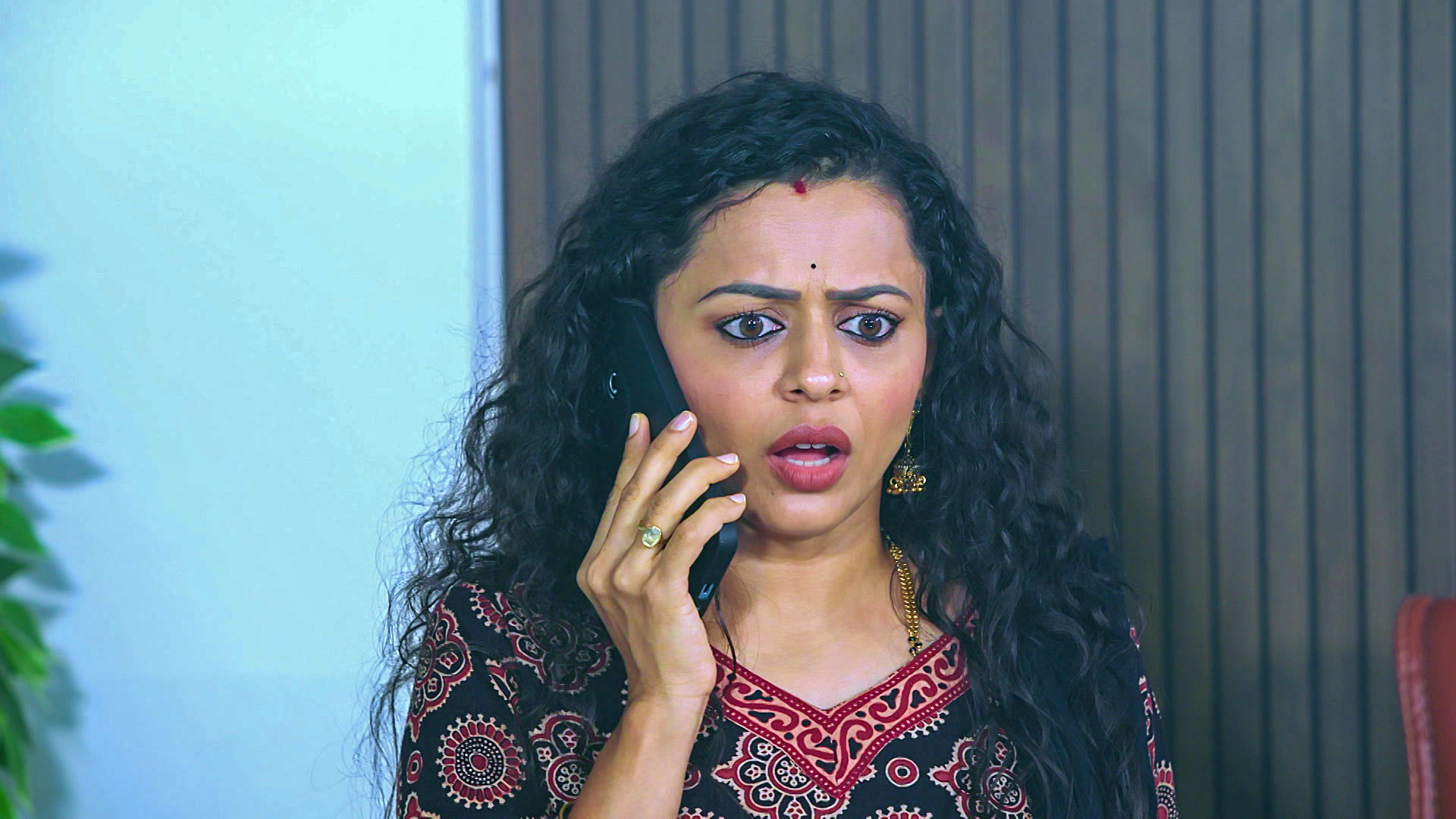 Watch Aase Episode 490 on JioHotstar