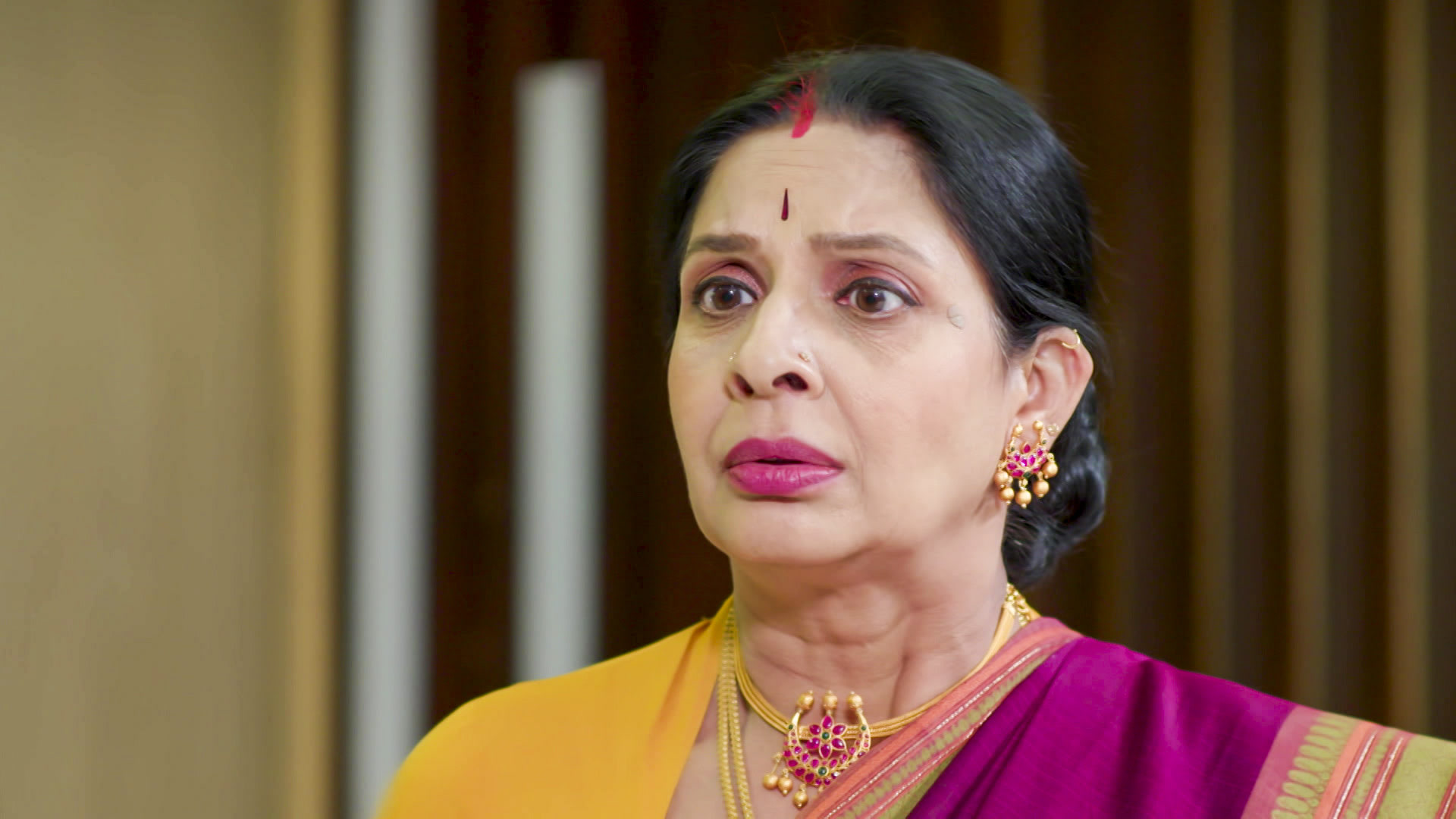 Watch Sharade S1 Episode 304 on JioHotstar