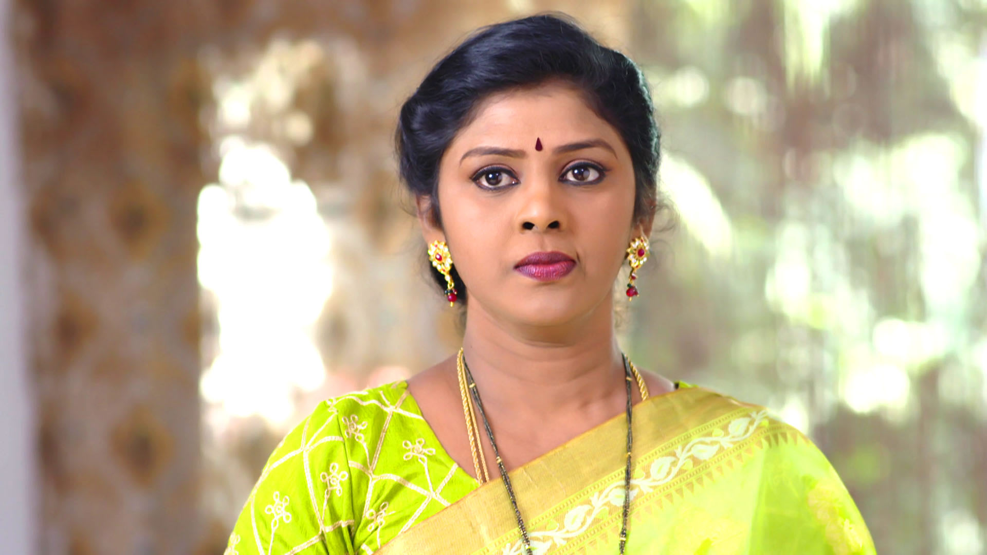 Watch Intinti Gruhalakshmi S1 Episode 3 on JioHotstar
