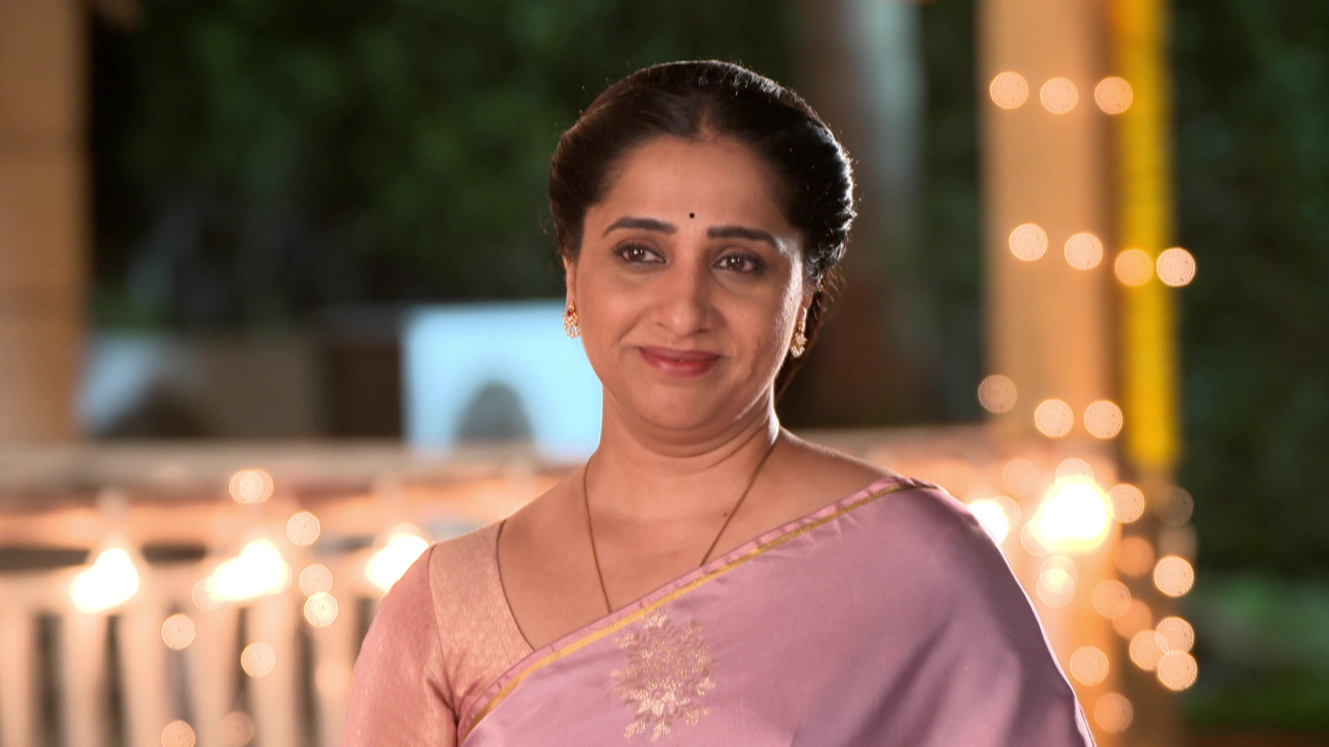 Watch Aai Kuthe Kaay Karte S1 Episode 1465 on JioHotstar