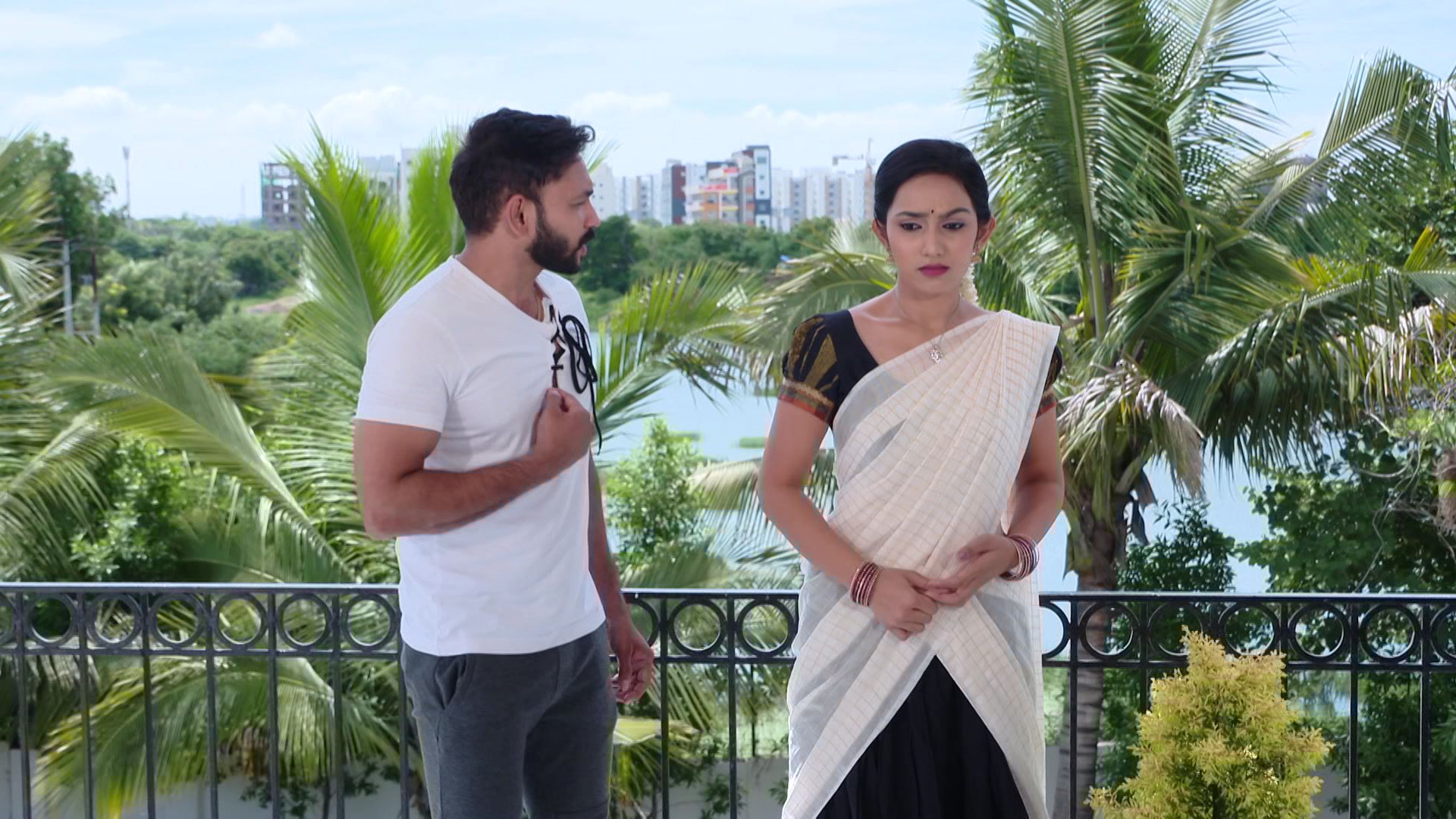 Watch Bangarada Panjara S1 Episode 181 on Disney+ Hotstar