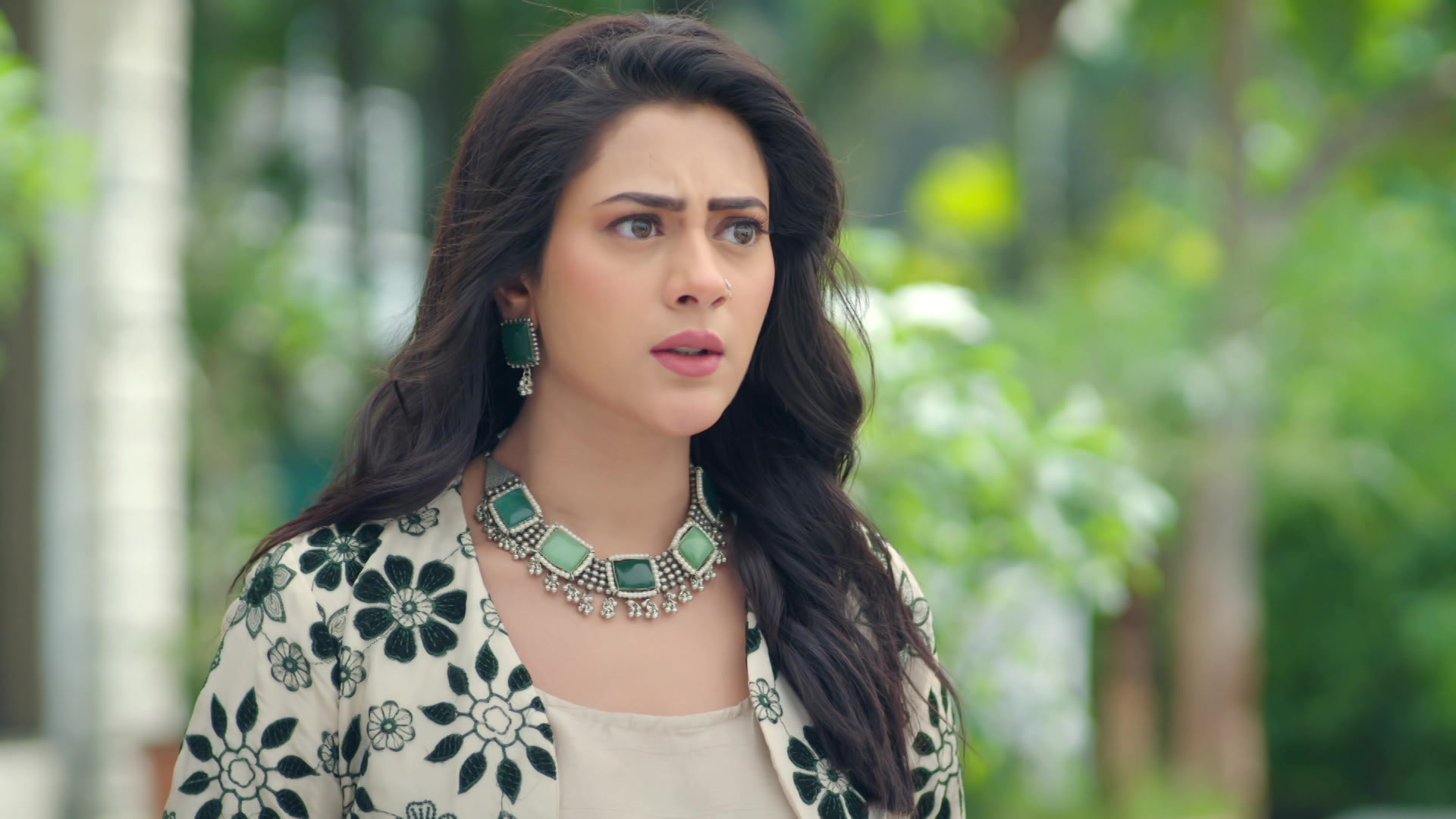 Watch Jhanak S1 Episode 358 on JioHotstar