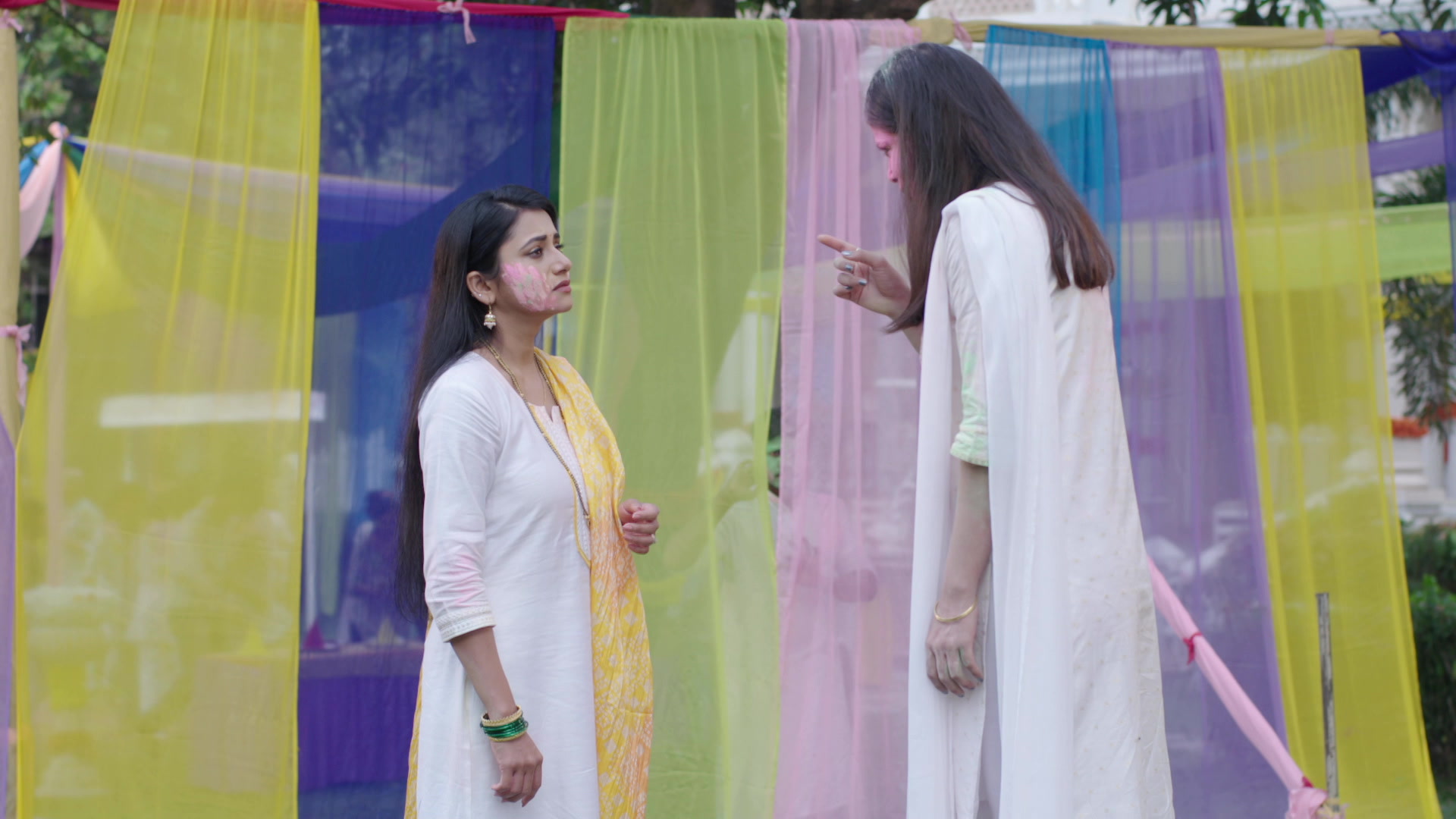 Watch tharala-tar-mag All Episodes | Watcho