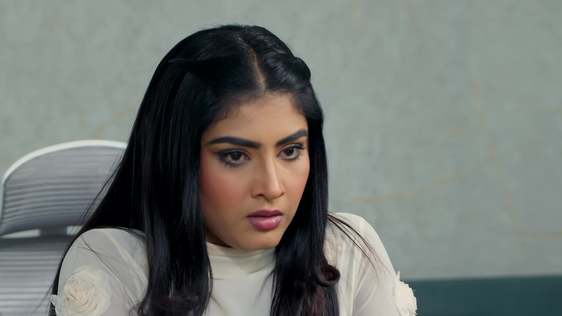 Watch Sharade S1 Episode 193 on JioHotstar