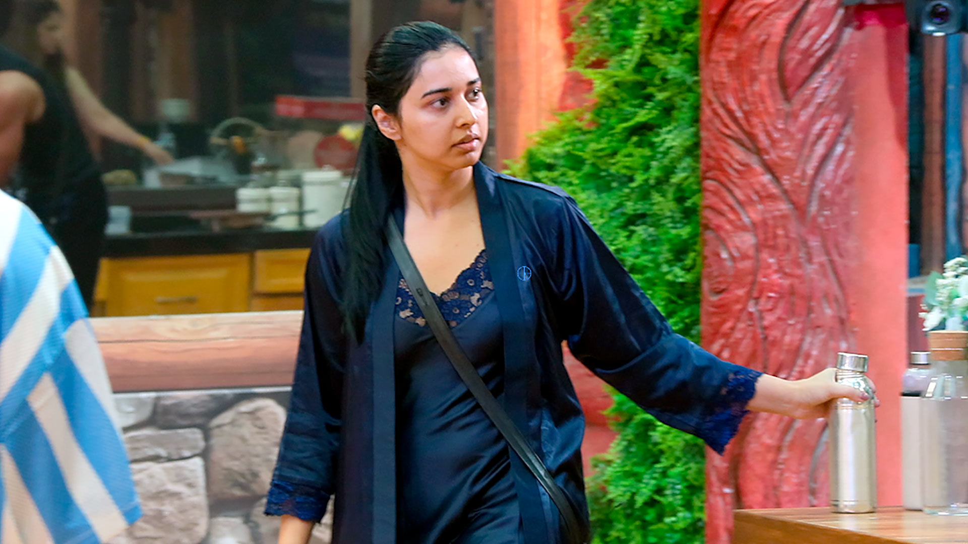 Stream BBHin Day 08: Safai Pe Epic Ladayi Season 19 Episode 9 – BBHin Day 08: Safai Pe Epic ...