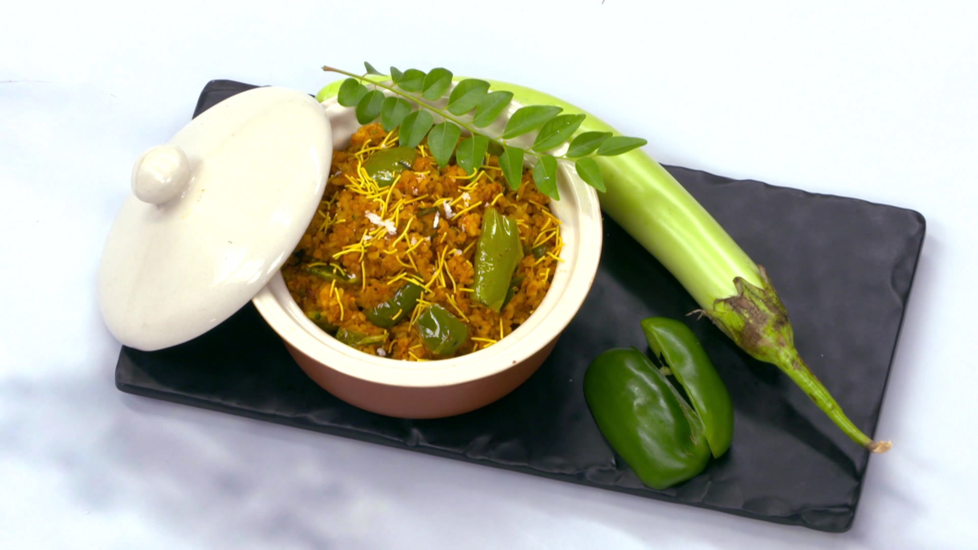 Watch Bombat Bhojana Episode 214 on JioHotstar