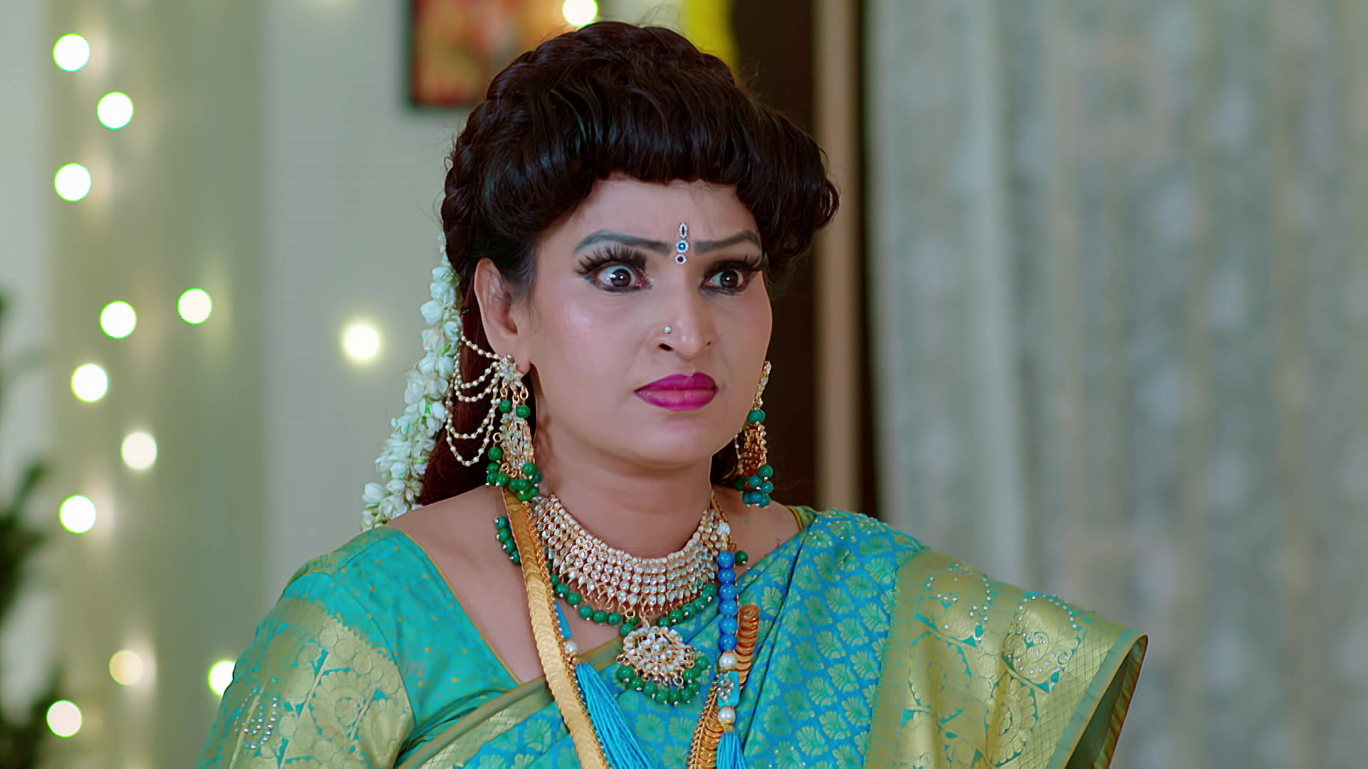 Watch Kuchala Insults Anu, Padmavathi Online