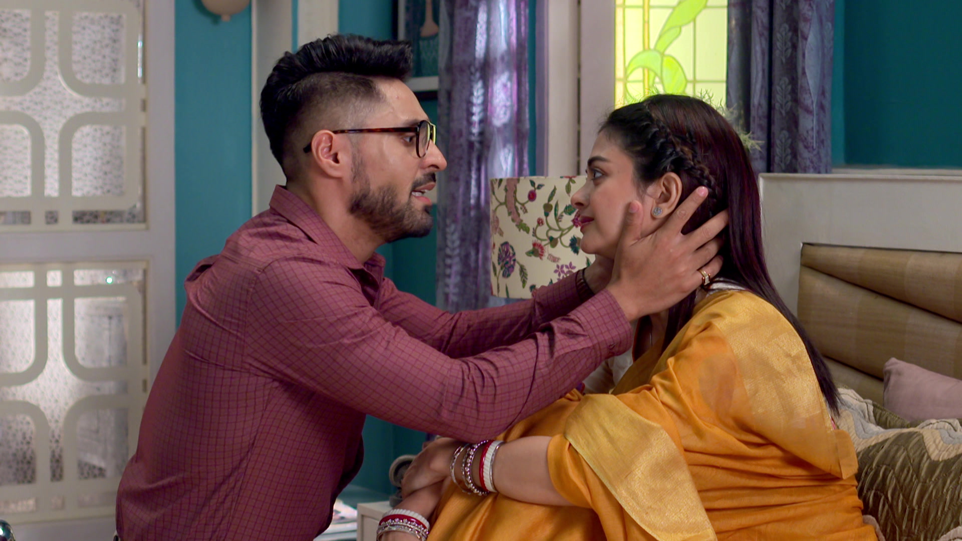 Watch Gaatchora S1 Episode 483 on JioHotstar