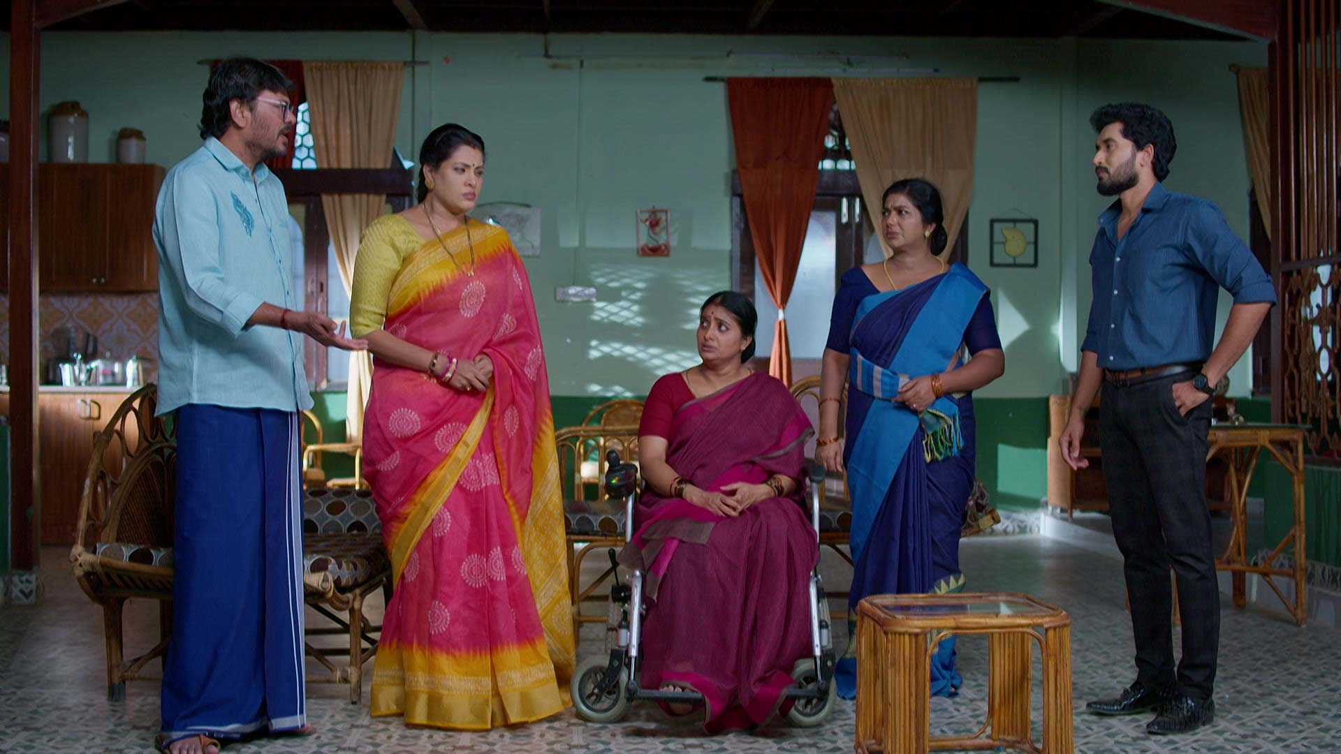 Watch Karthika Deepam - Idi Nava Vasantham Episode 333 on JioHotstar