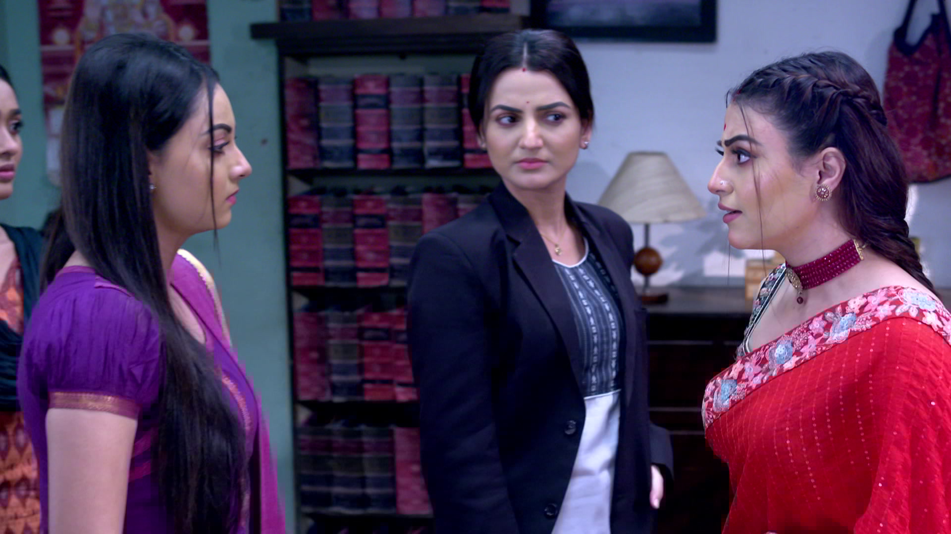 Watch Geeta LL.B Episode 353 on JioHotstar