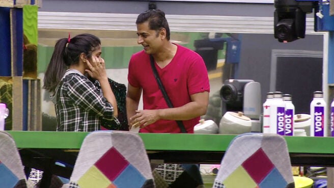 Prashanth tries to make Divya laugh - JioHotstar