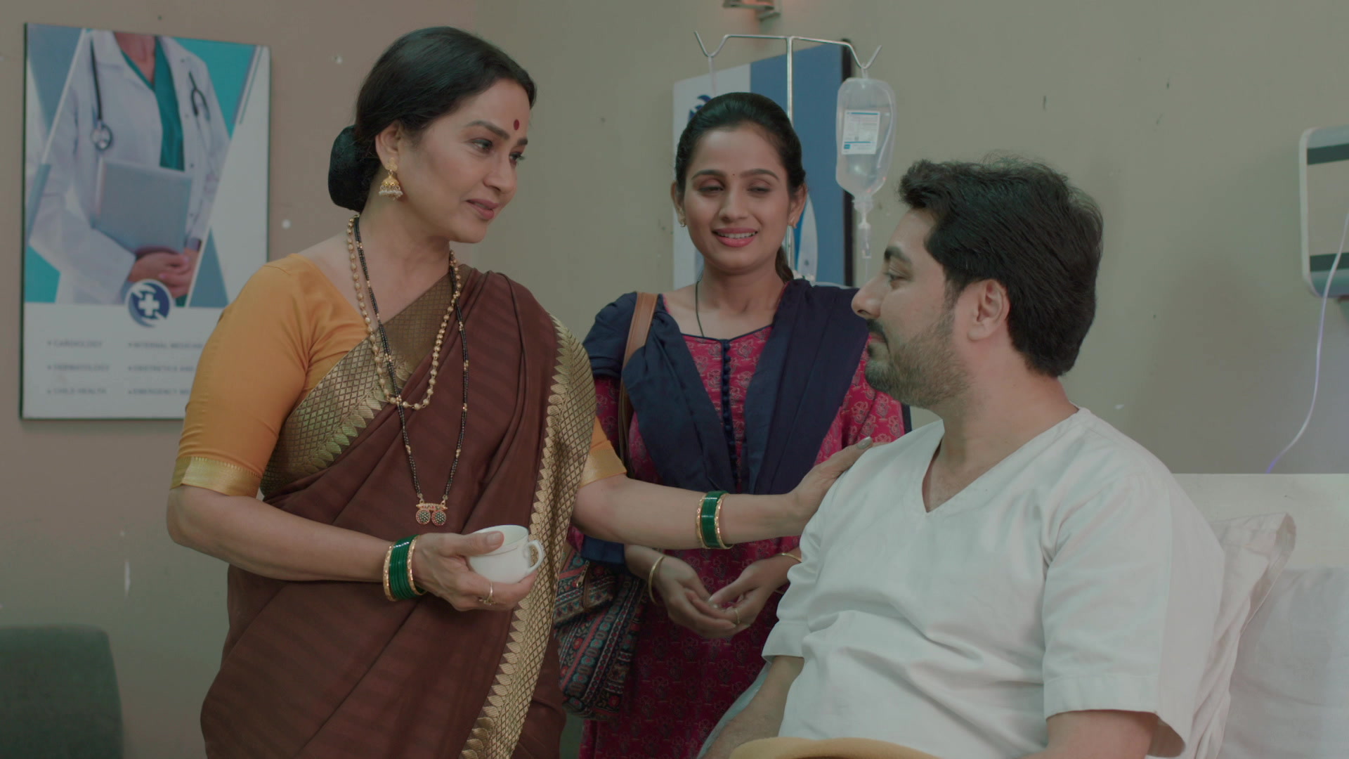 Watch Man Dhaga Dhaga Jodte Nava S1 Episode 100 on JioHotstar