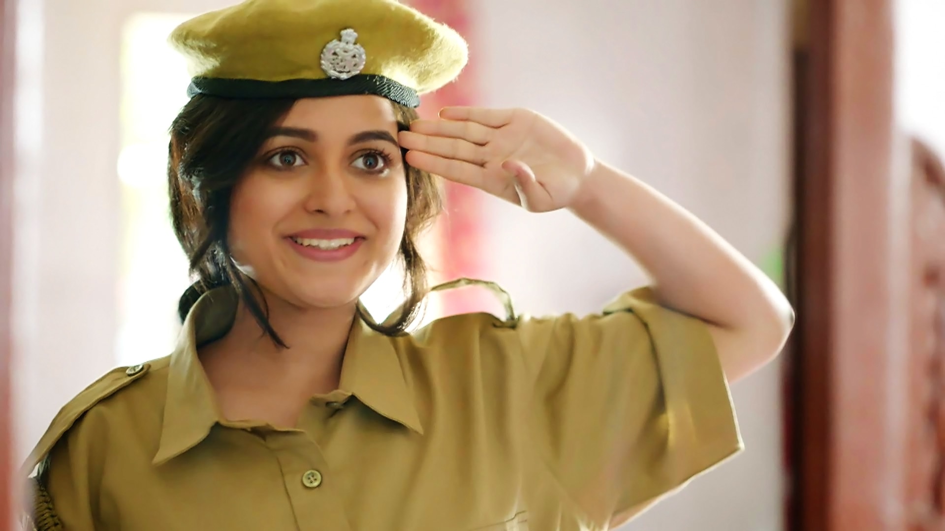 Watch Guddi S1 Episode 1 on JioHotstar