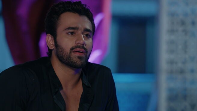 Watch Premer Aagun S1 Episode 3 on JioHotstar