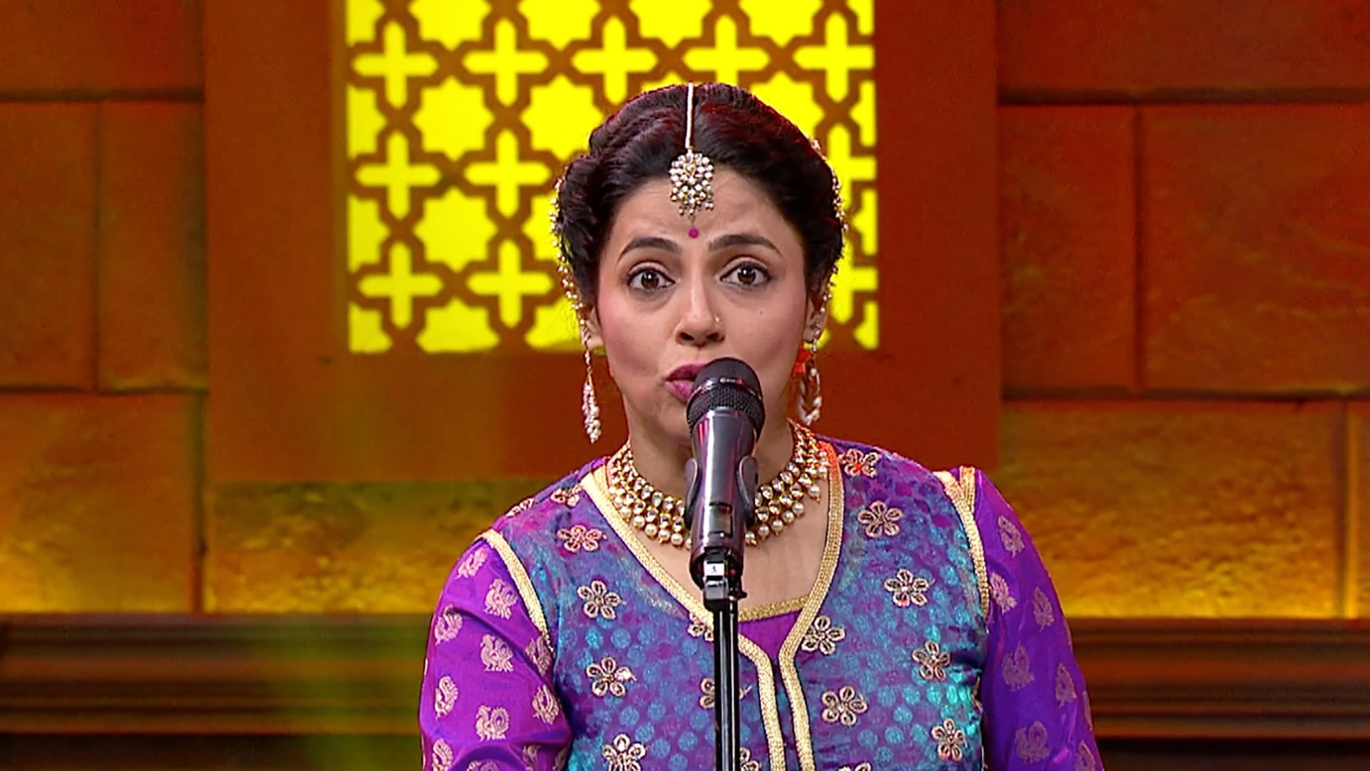 Watch Ekdum Kadak S1 Episode 14 on JioHotstar