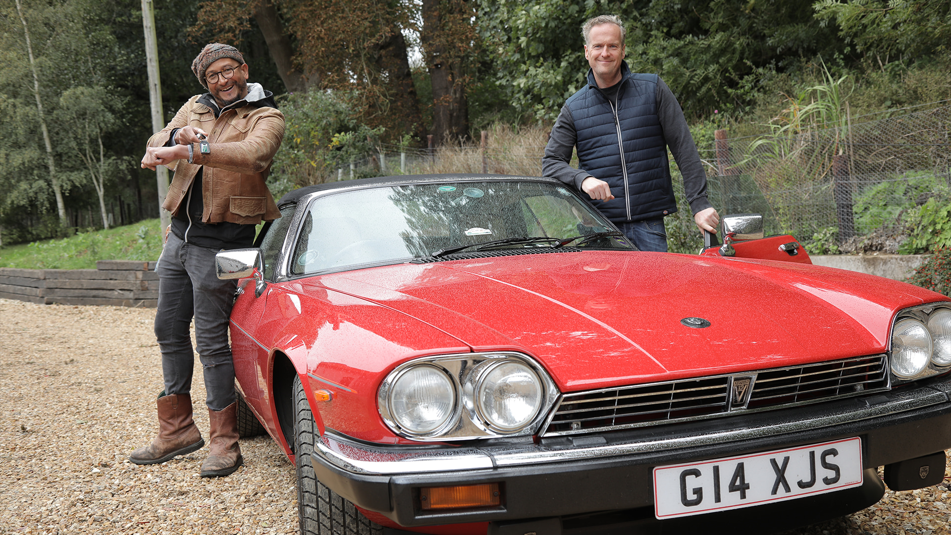 Watch Car SOS S9 Episode 2 on Disney+ Qatar | English French (Parisian ...