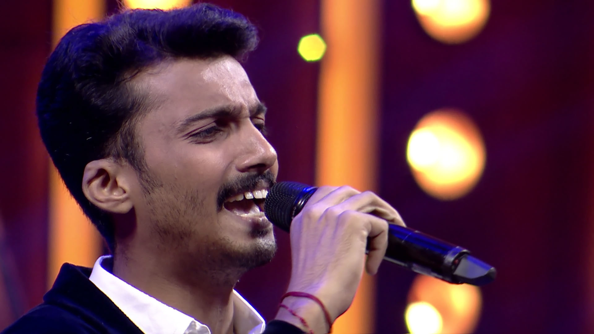 Vikram Sings Oru Mani Adithal - JioHotstar