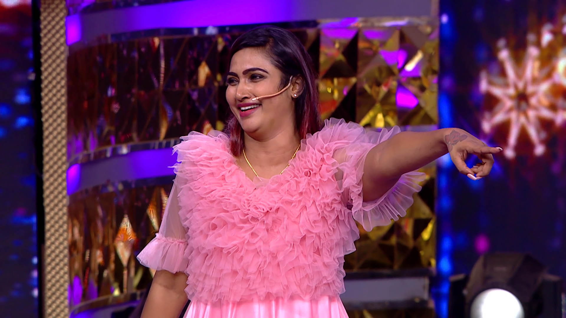 Watch My Dear Machaan Round Online