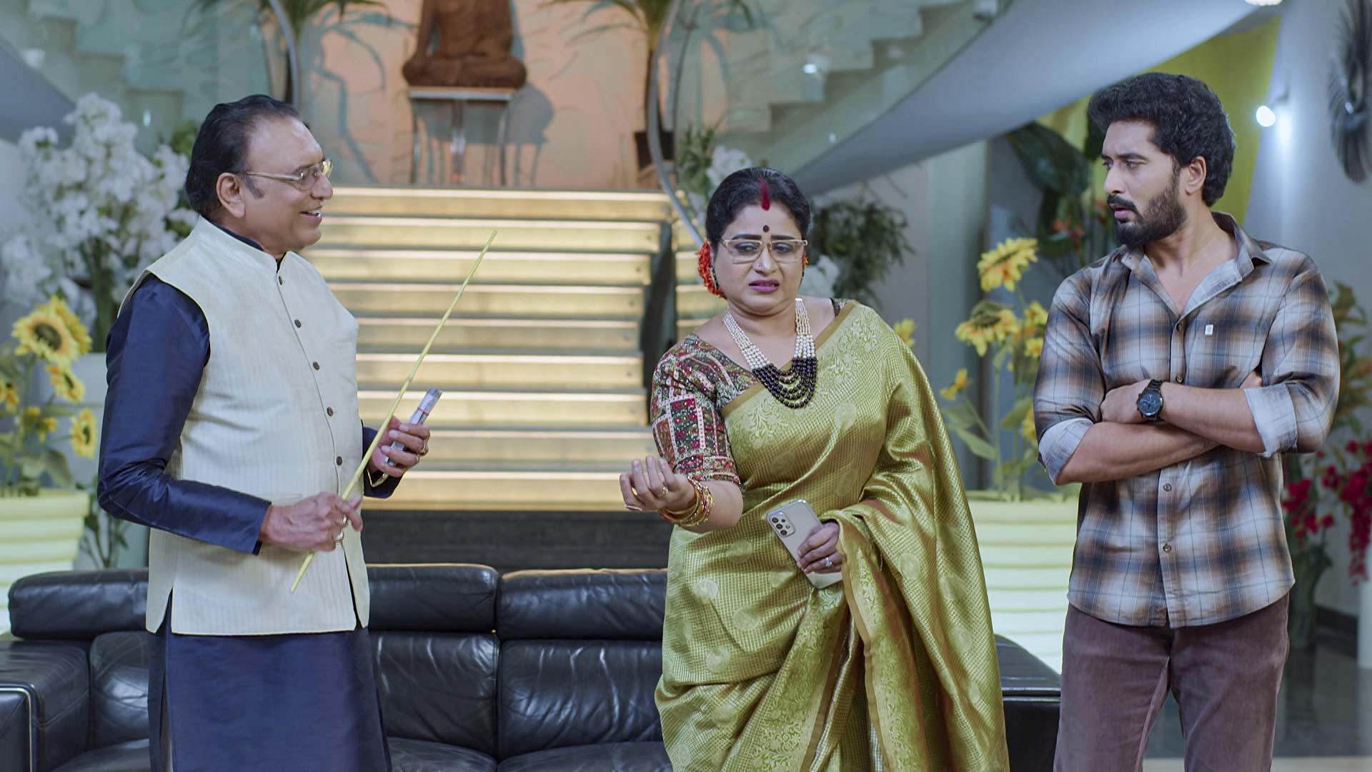 Watch Karthika Deepam - Idi Nava Vasantham S2 Episode 423 on JioHotstar