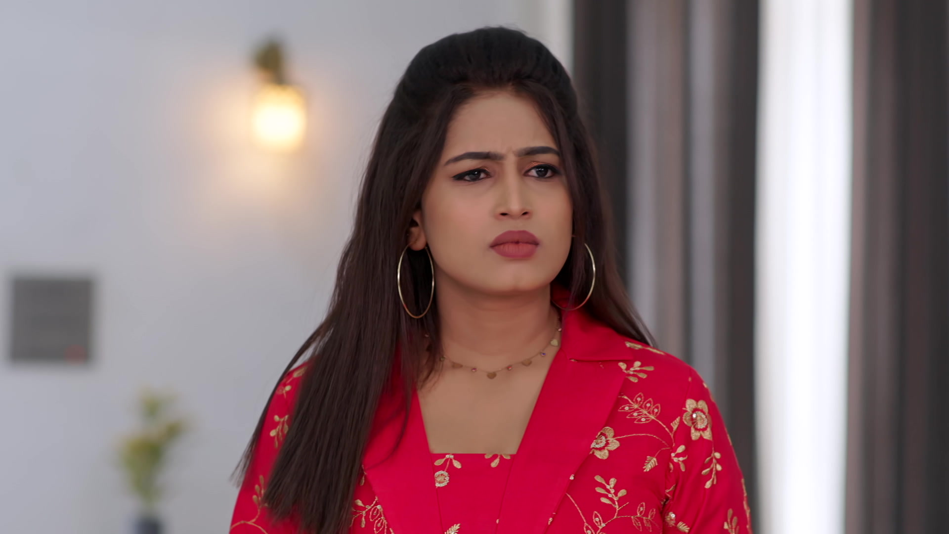 Watch Saptapadi S1 Episode 118 on JioHotstar