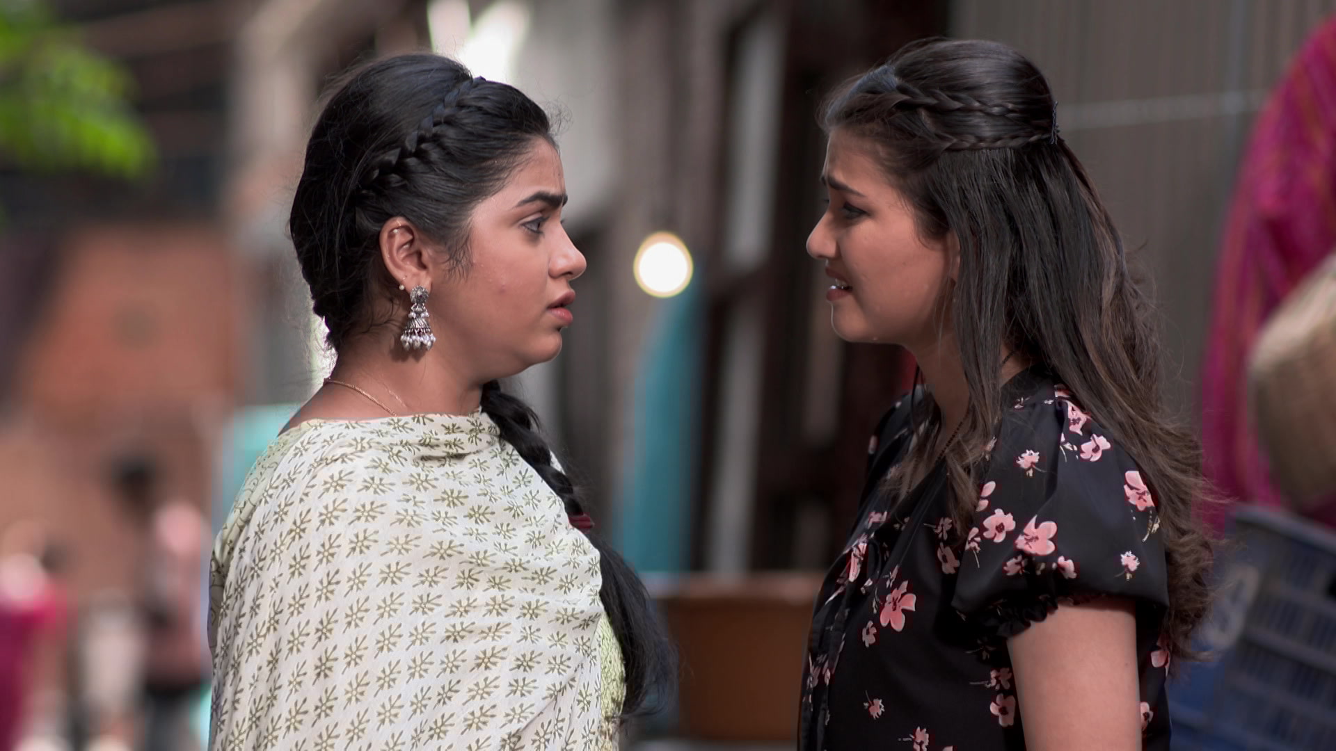 Watch Thipkyanchi Rangoli S1 Episode 543 on JioHotstar