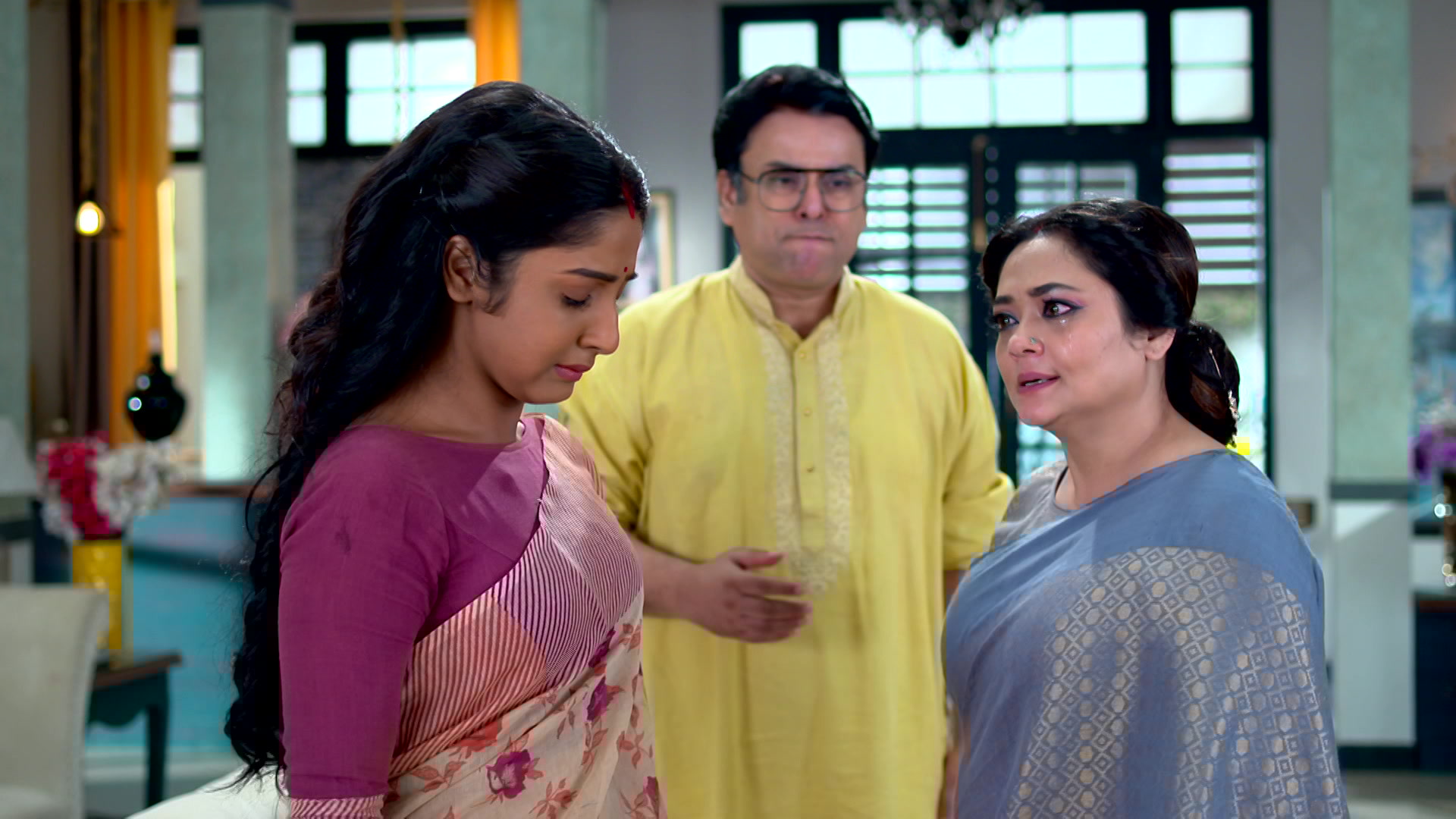 Watch Anurager Chhowa Episode 396 on JioHotstar