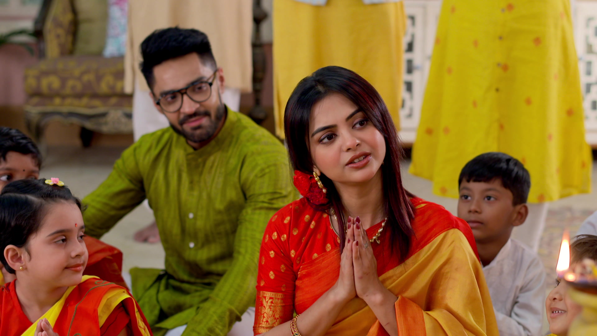 Watch Gaatchora S1 Episode 402 on JioHotstar