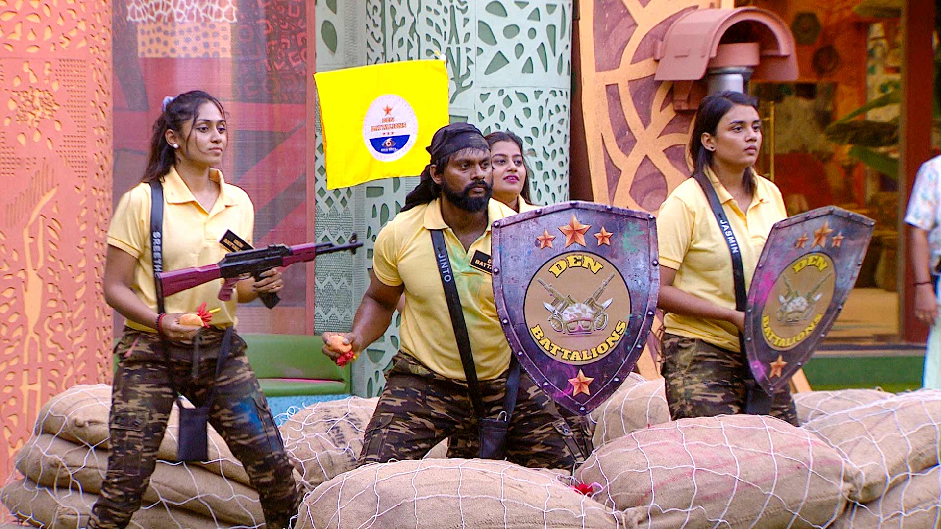 Watch bigg-boss-1 only on Watcho