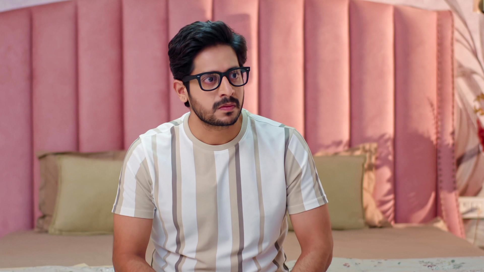 Watch Sharade S1 Episode 74 on JioHotstar